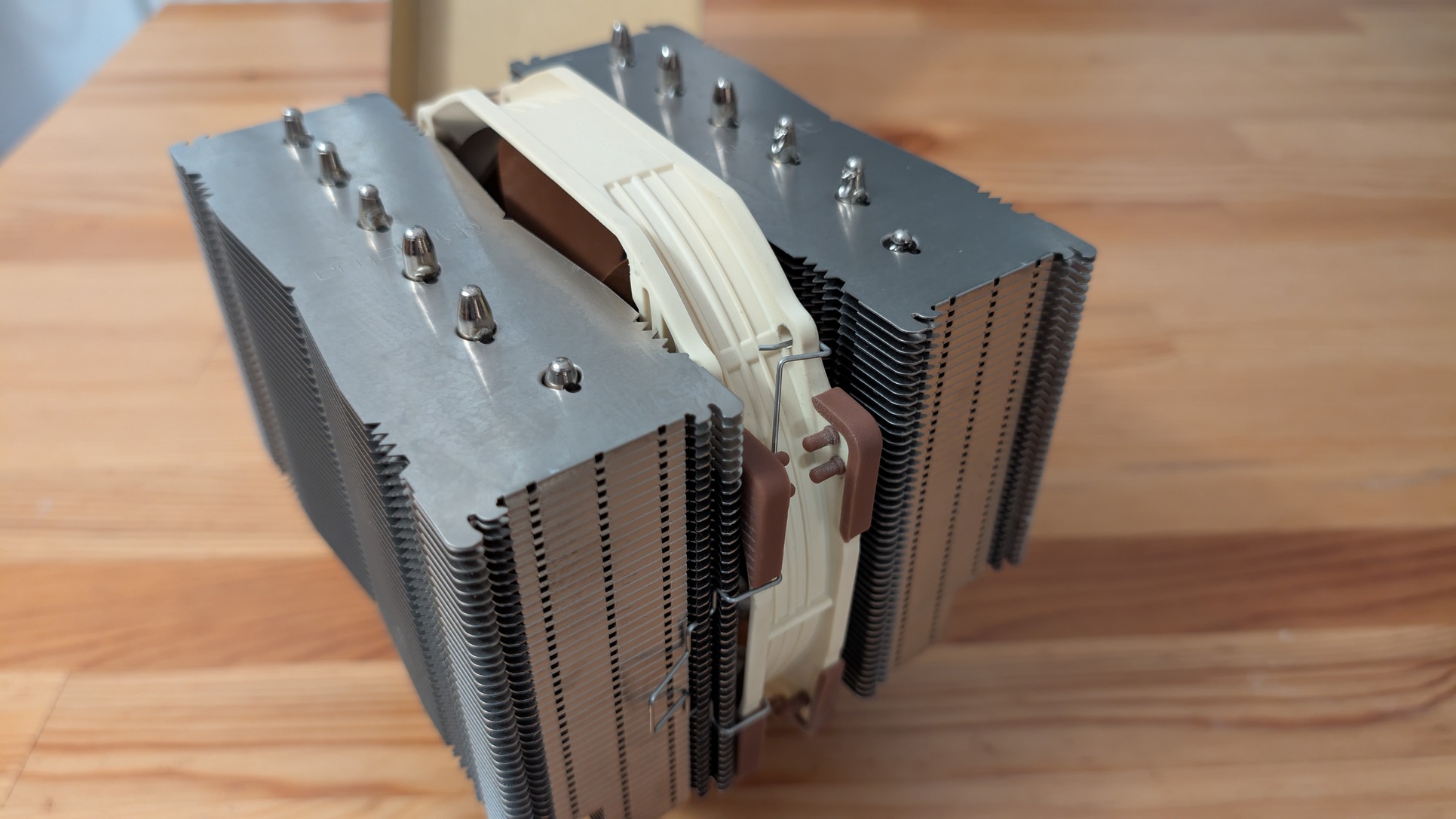 Eladó AMD Ryzen 7 3700X processzor + Noctua NH-D15S cooler - HardverApró