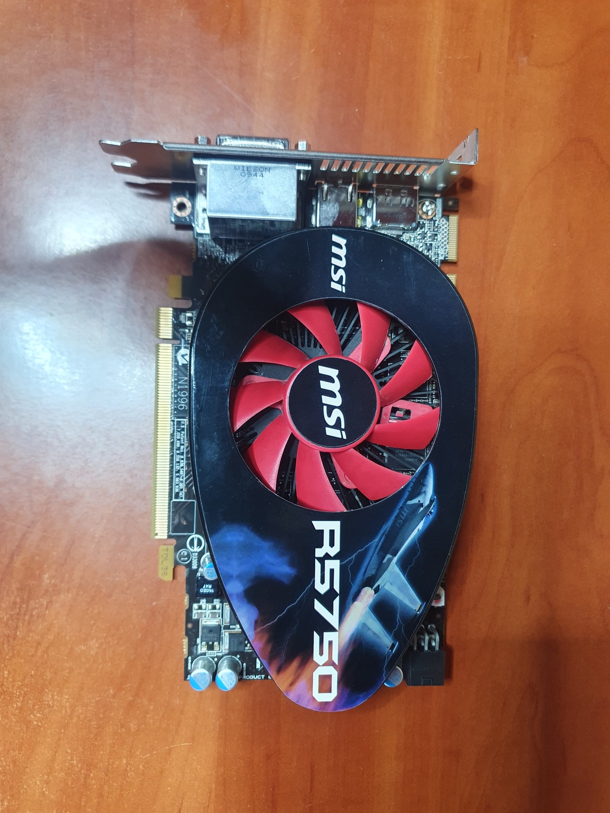 MSI 785GM-E65+MSI R5750 - HardverApró