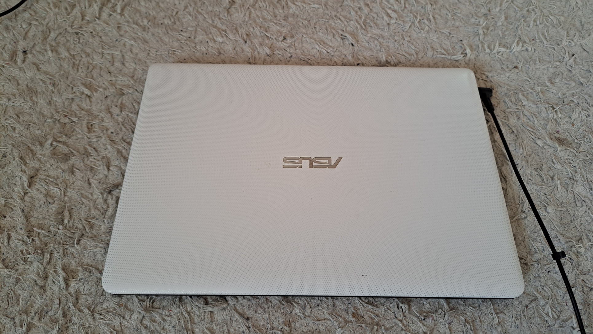 Asus X402C 15-ös notebook - HardverApró