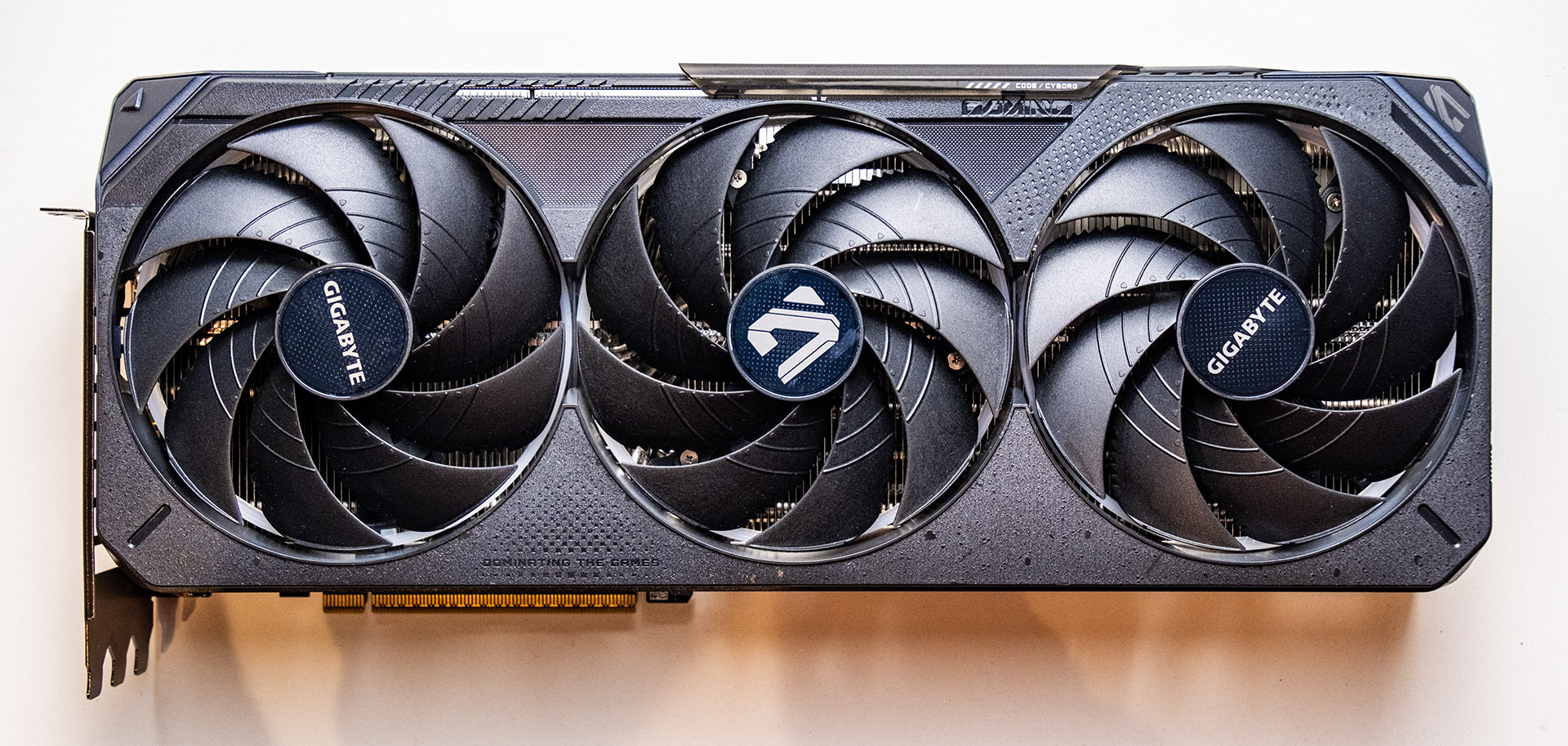 Gigabyte RTX 5080 GAMING OC 16G videokártya garanciával - HardverApró
