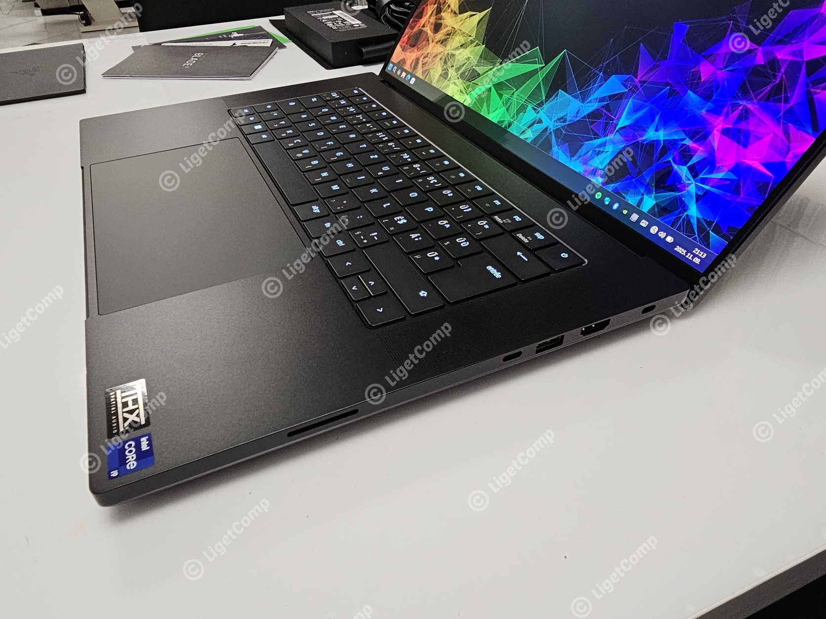 Új Razer Blade 16 QHD+ OLED 240Hz i9-14900HX 24mag 32GB 1TB Nvidia RTX ...