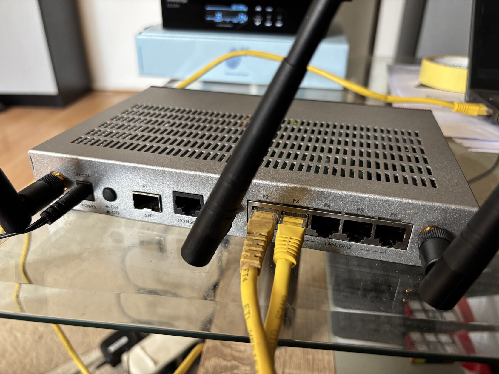 ZyXEL USG20W-VPN Router - HardverApró