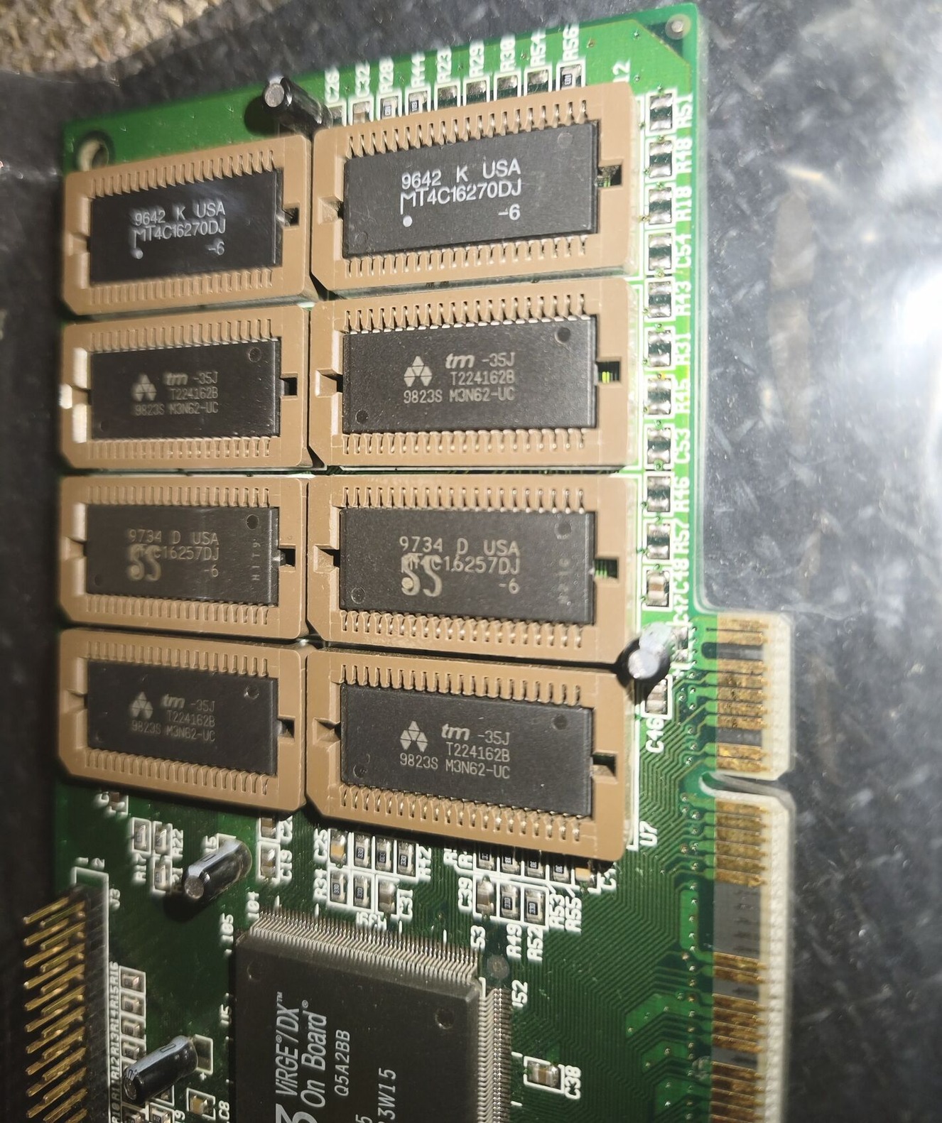 512 kB 35 ns SOJ RAM PCI VGA kártyába + 50 pines 1 GB alatti SCSI HDD ...