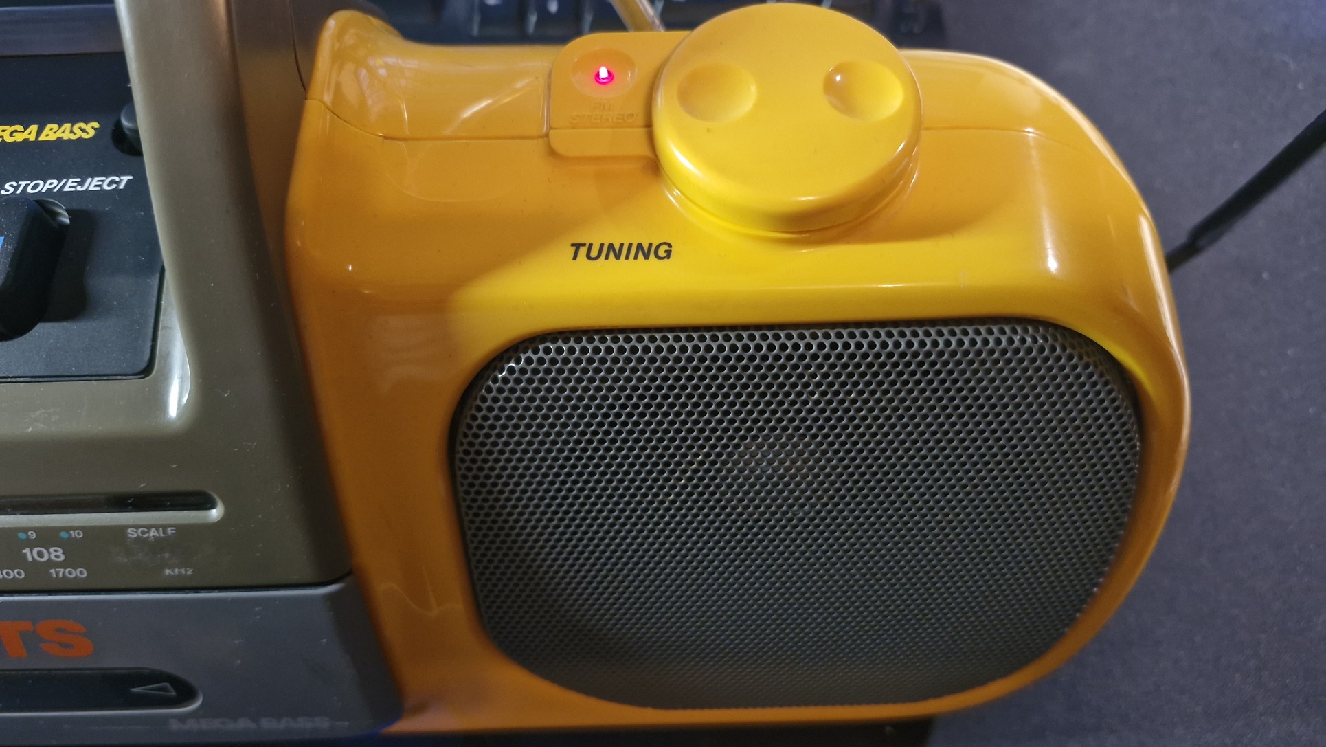 Sony CFS-904 Sports hordozható rádiósmagnó (boombox) - HardverApró