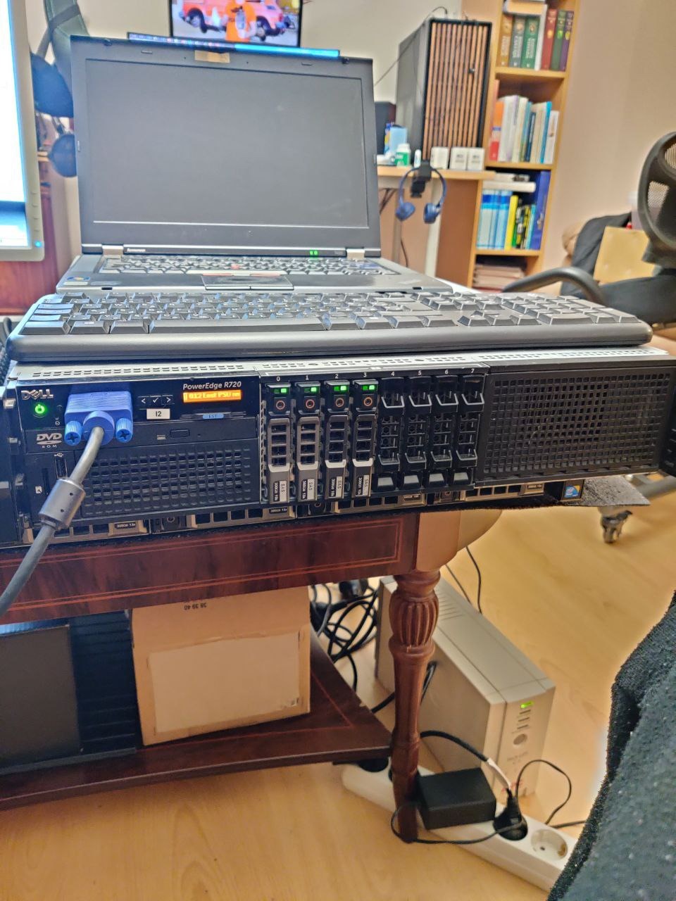 Dell PowerEdge R720 (8SFF) - HardverApró