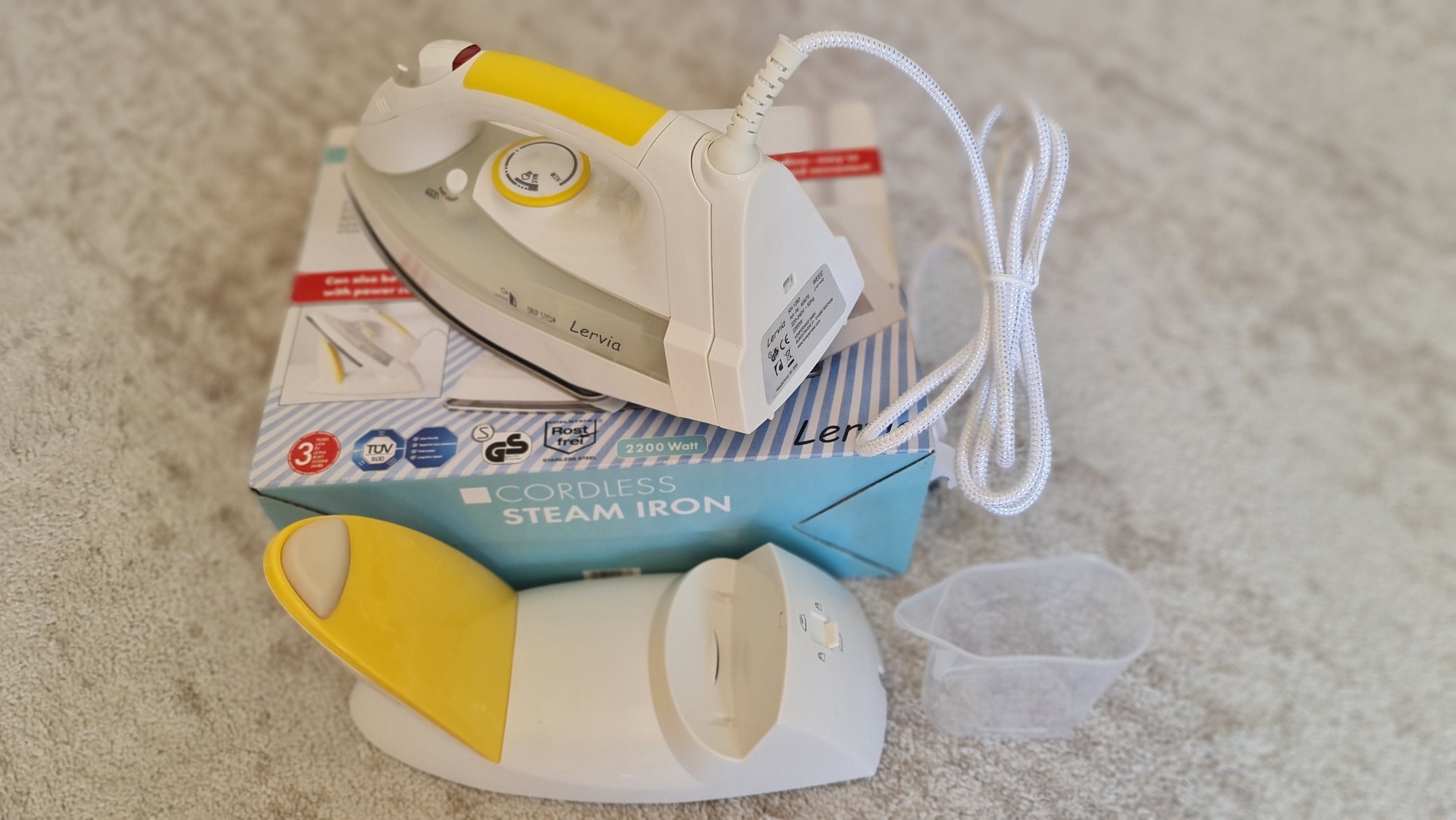 Eladó vadiúj,makulátlan Lervia márkájú vezeték nélküli gőzölős vasalóm ...