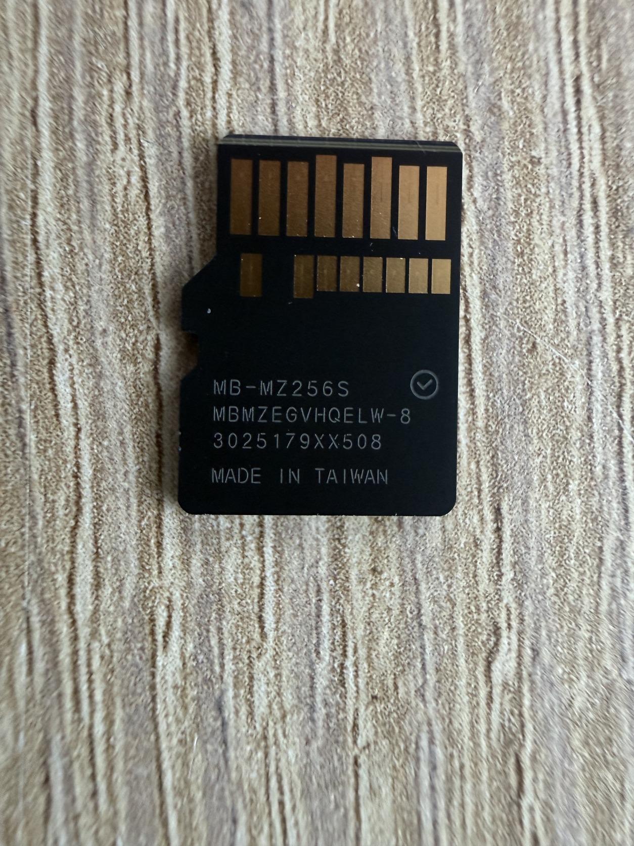 Nintendo Switch 2 konzol. + 256GB memóriakártya, SF6 és kiegészítők ...