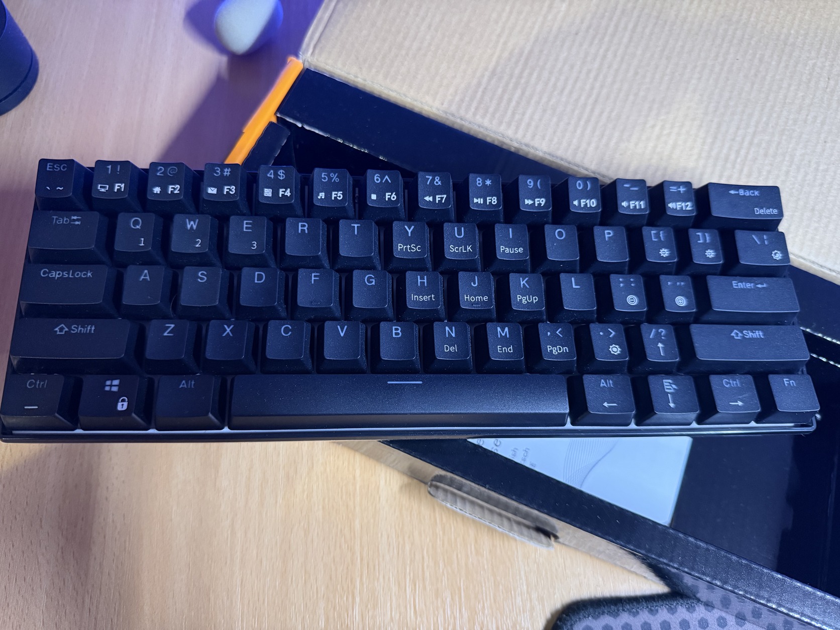 Royal Kludge RK61 mechanikus, red switch - HardverApró