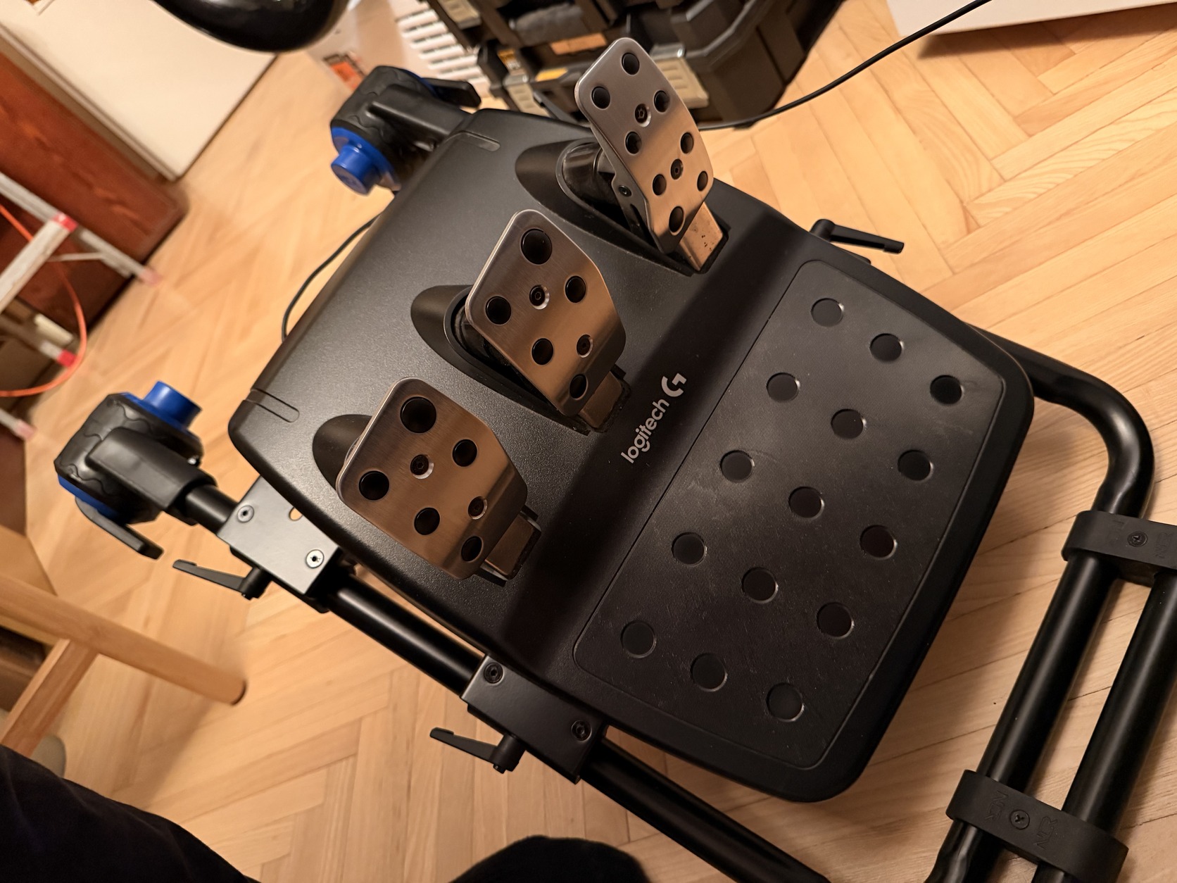 Logitech G27 szimulátor szett + iRacing F-GT Lite ülés komplett rig ...