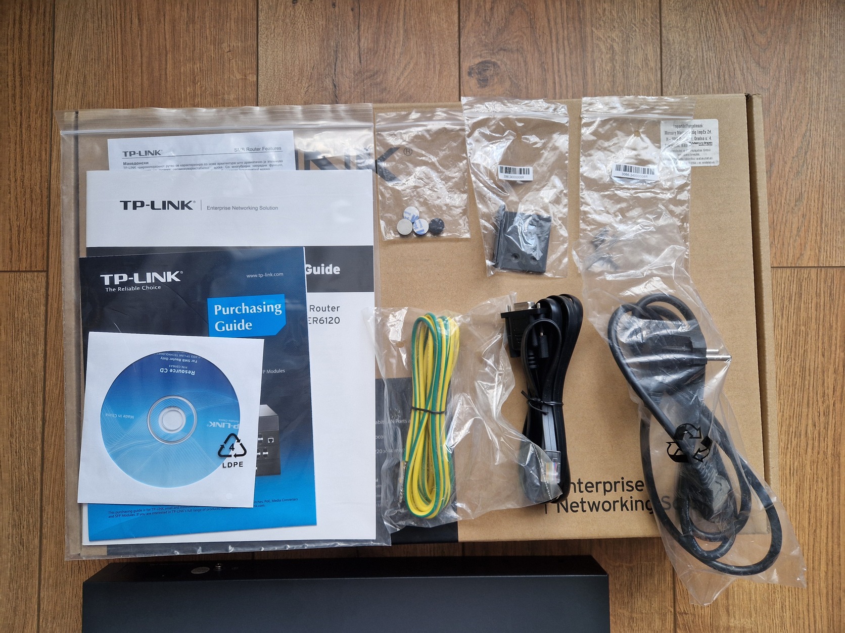 TP-Link TL-ER6120 SafeStream gigabites, dual WAN VPN router - HardverApró