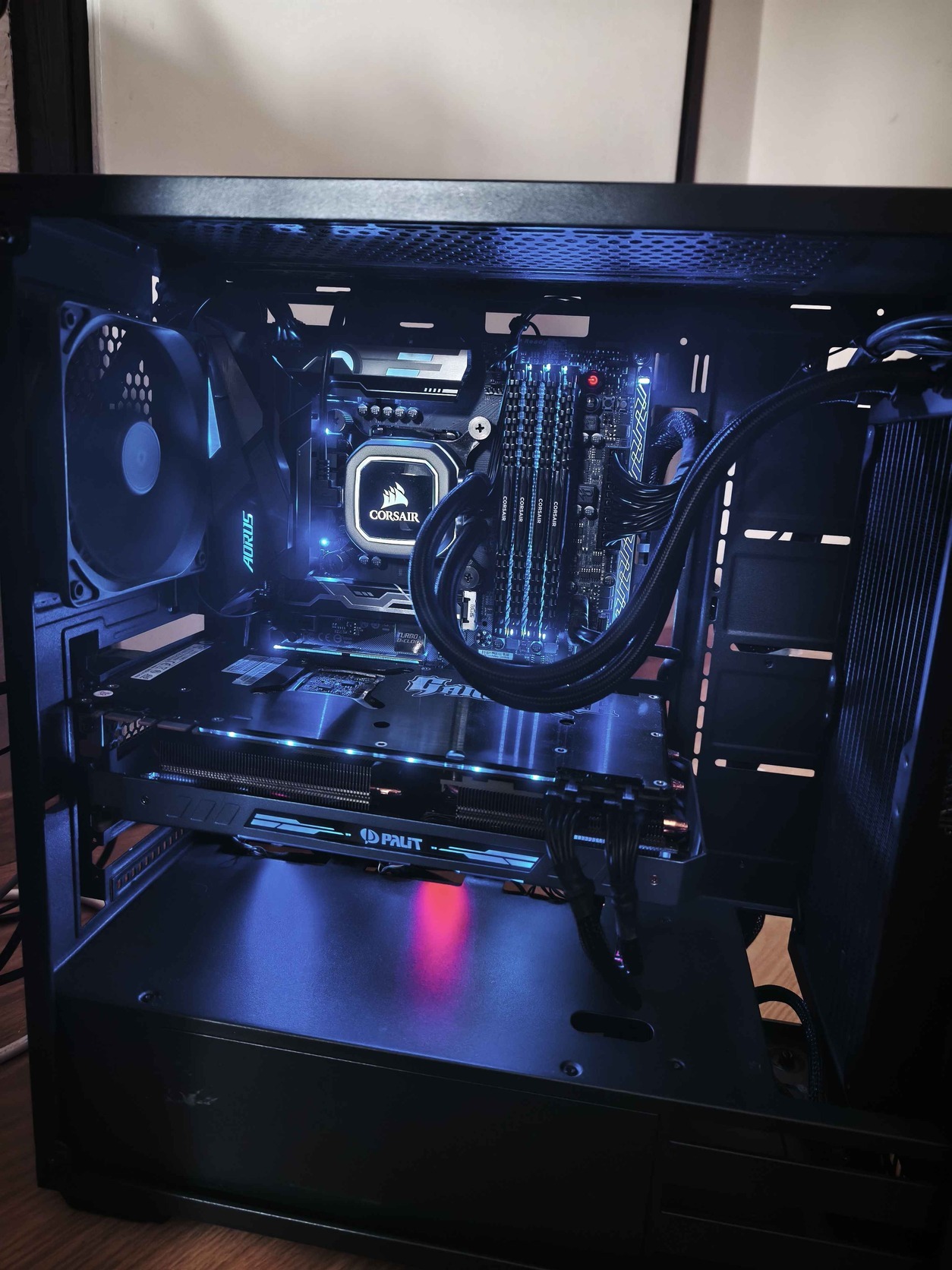 Eladó ! i7-8700K / GTX 1080 Ti / 32 GB RAM - HardverApró