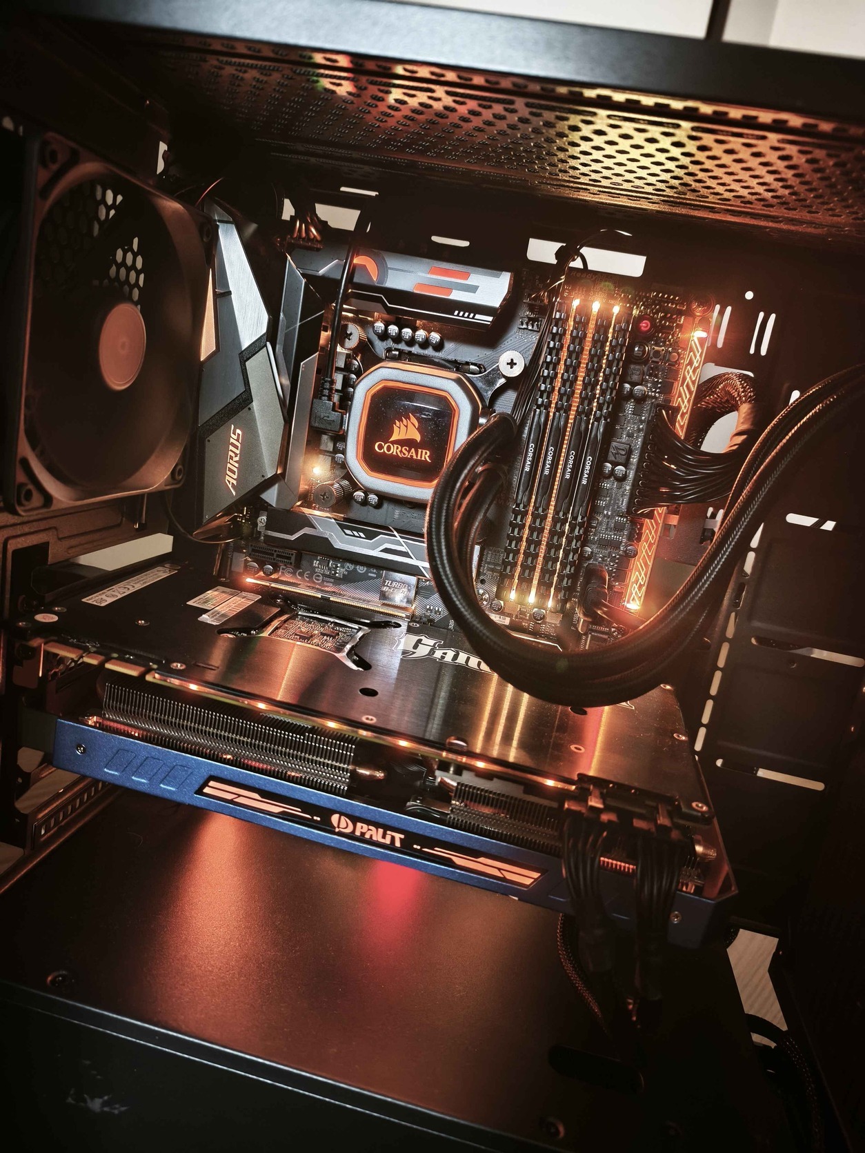 Eladó ! i7-8700K / GTX 1080 Ti / 32 GB RAM - HardverApró