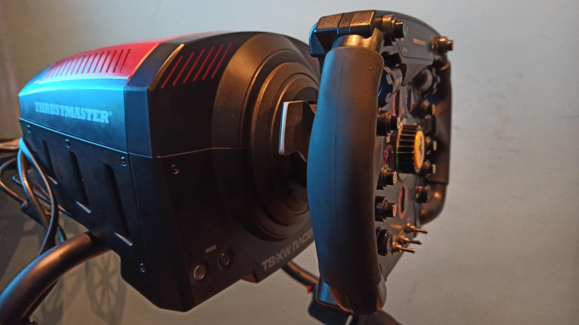 Thrustmaster TS-XW kormány. - HardverApró