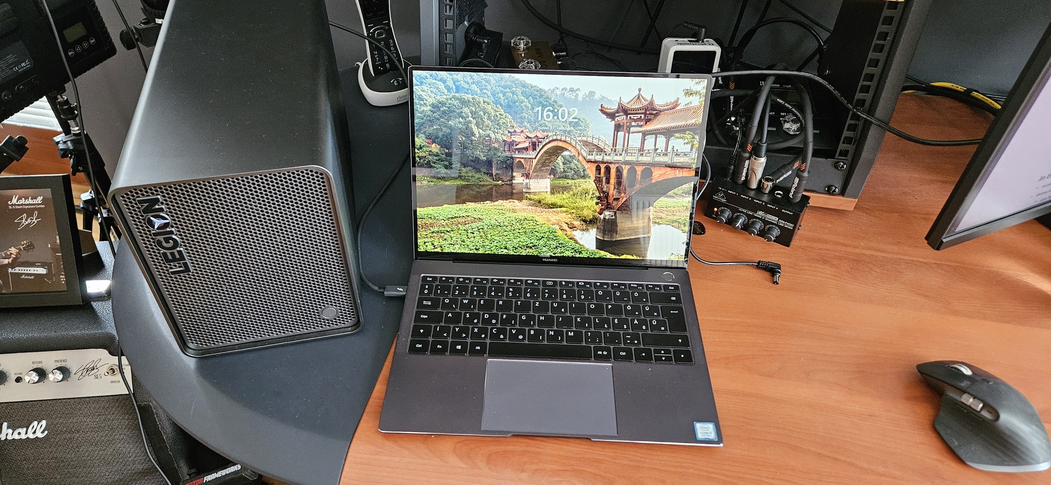 Lenovo Legion BoostStation Thunderbolt EGPU/HDD/NET/USB3 Dock - HardverApró