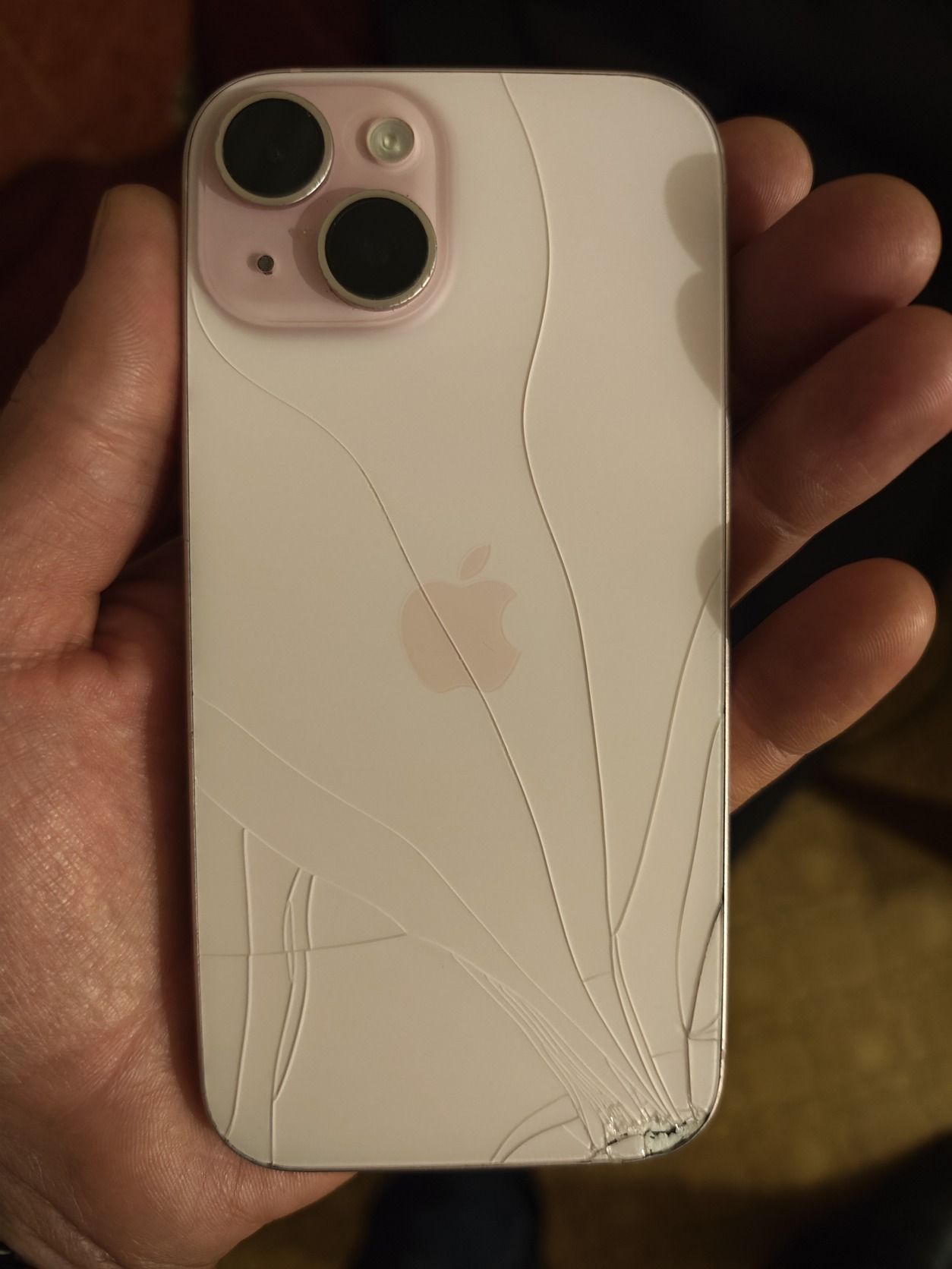 Iphone 15 128gb kishibás - HardverApró