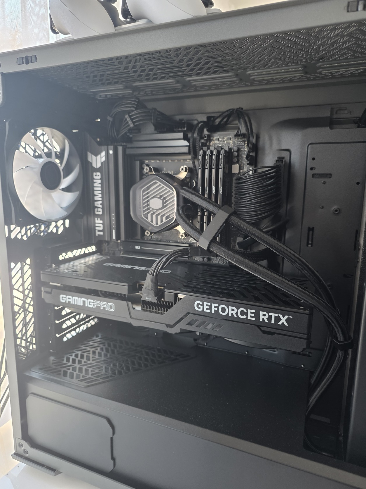 Ryzen 7 9800X3D / RTX 5070Ti 16gb / 4+1TB SSD / Asus B850M-Plus / 64gb ...