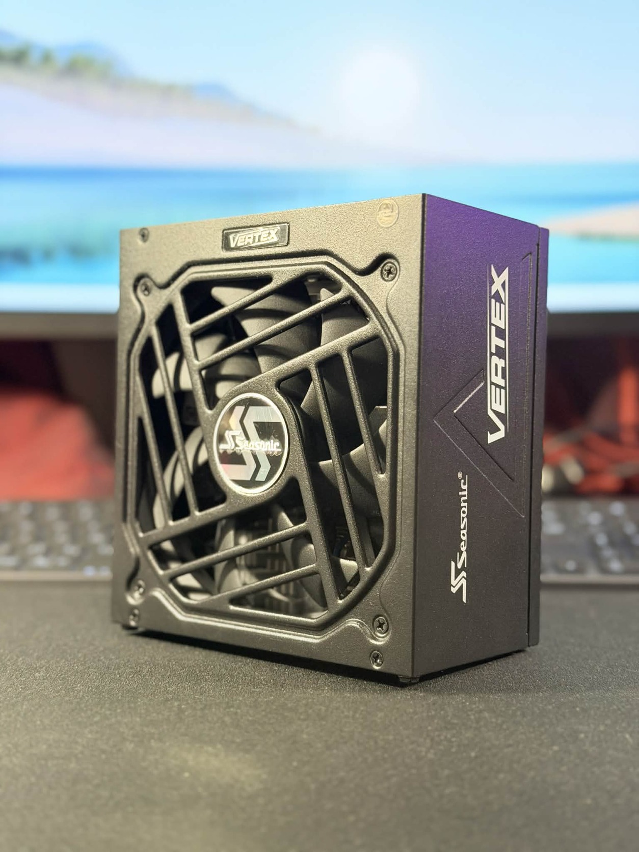 8 ÉV GARANCIA! Seasonic Vertex PX 1200W 80 PLUS Platinum Full moduláris ...