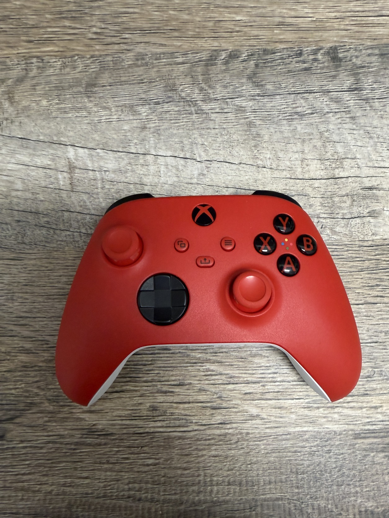 XBOX VEZETÉK NÉLKÜLI KONTROLLER PULSE RED (PIROS) SERIES - HardverApró