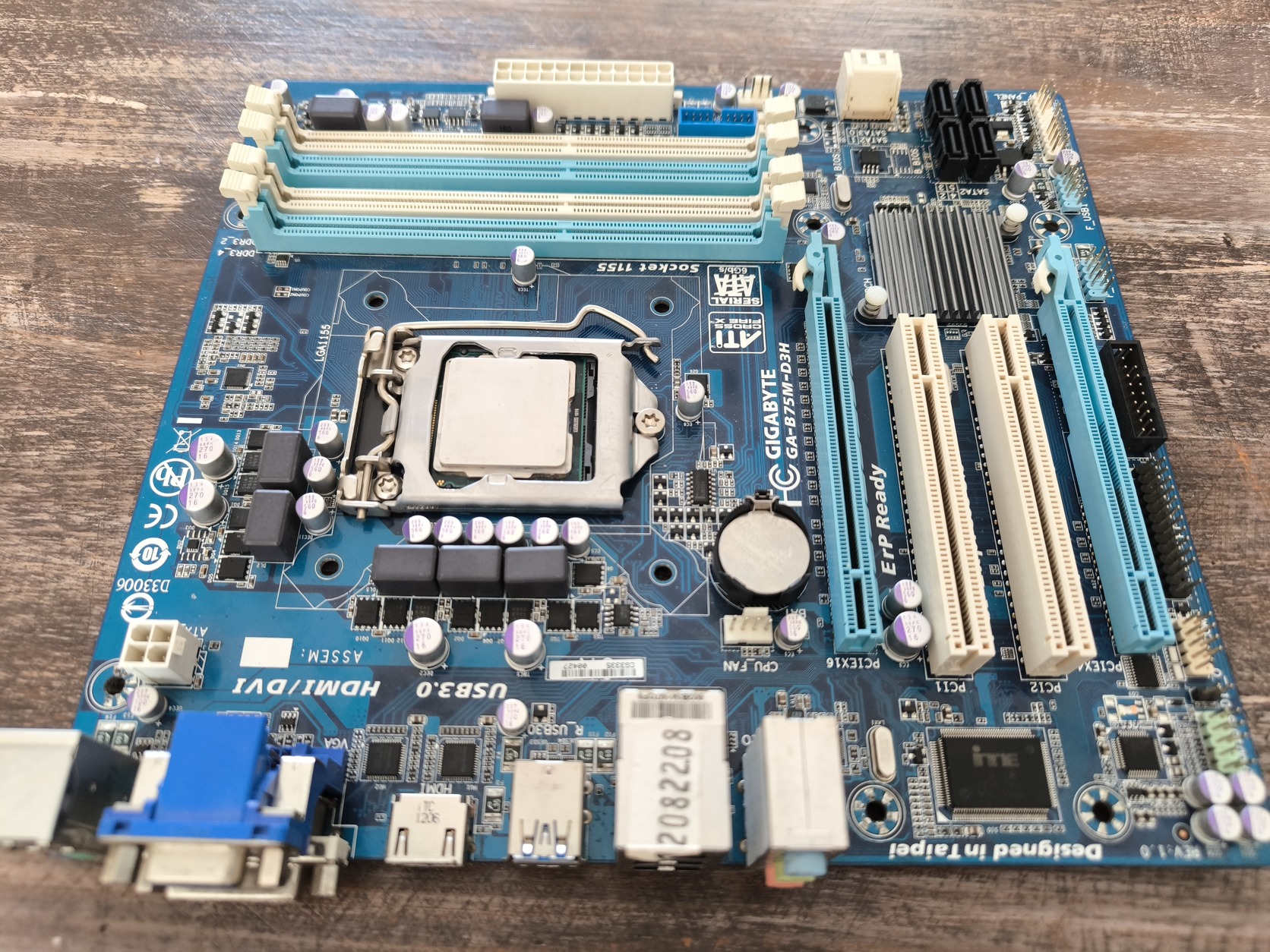 Gigabyte B75M-D3H + i3 CPU KIT 4 RAM Slot, USB 3.0 LGA1155 - HardverApró