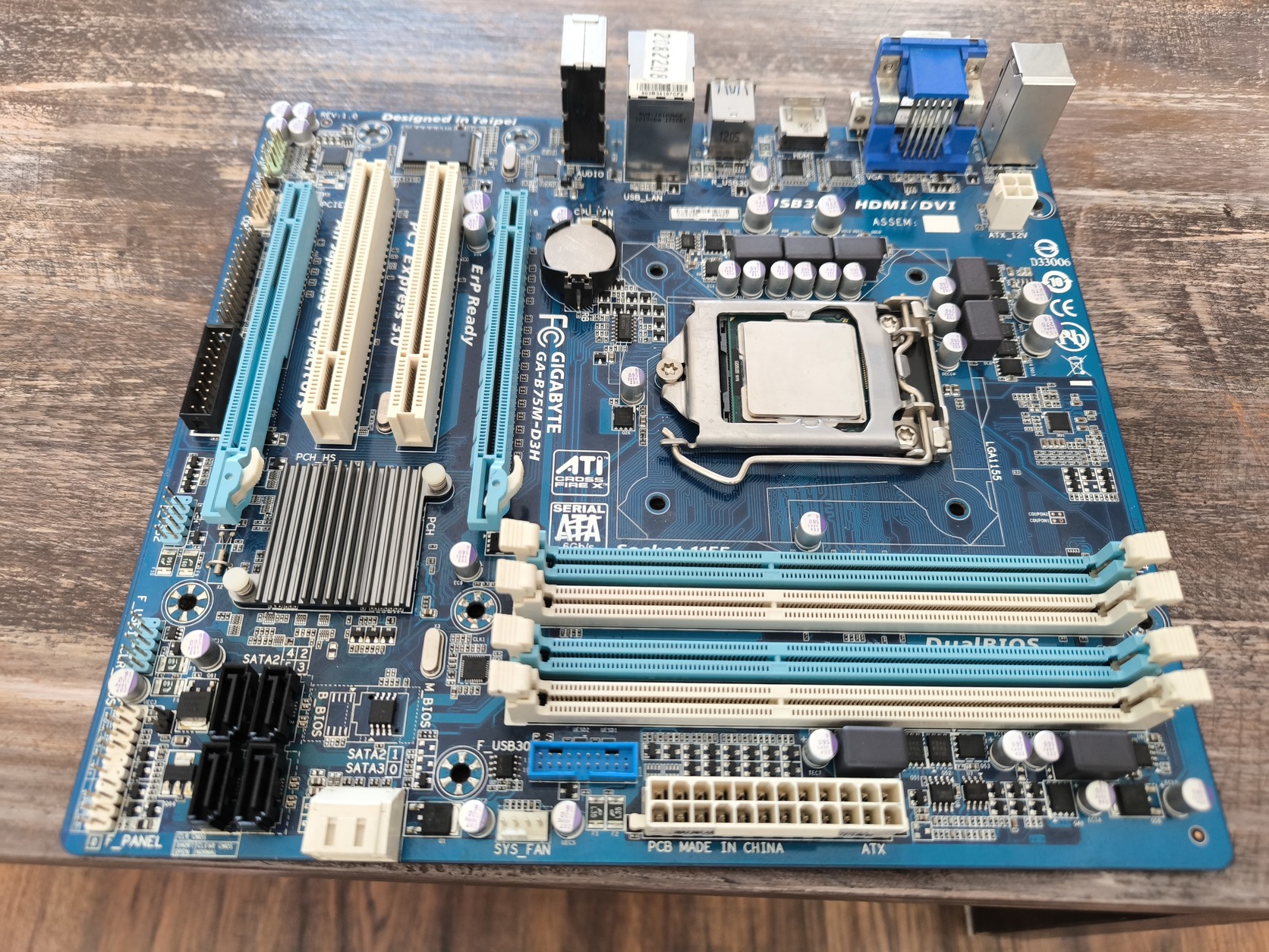 Gigabyte B75M-D3H + i3 CPU KIT 4 RAM Slot, USB 3.0 LGA1155 - HardverApró