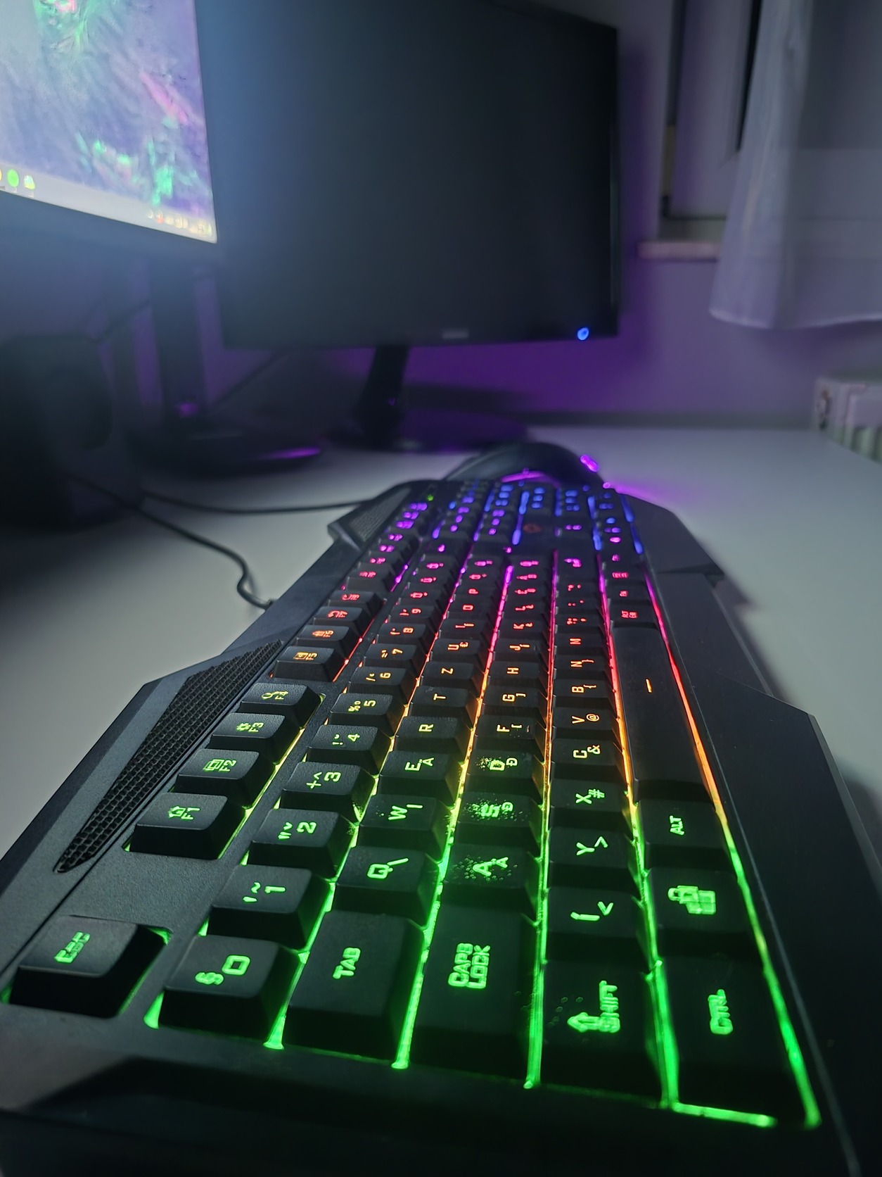 Trust Avonn Gtx 830-RW billentyűzet - HardverApró