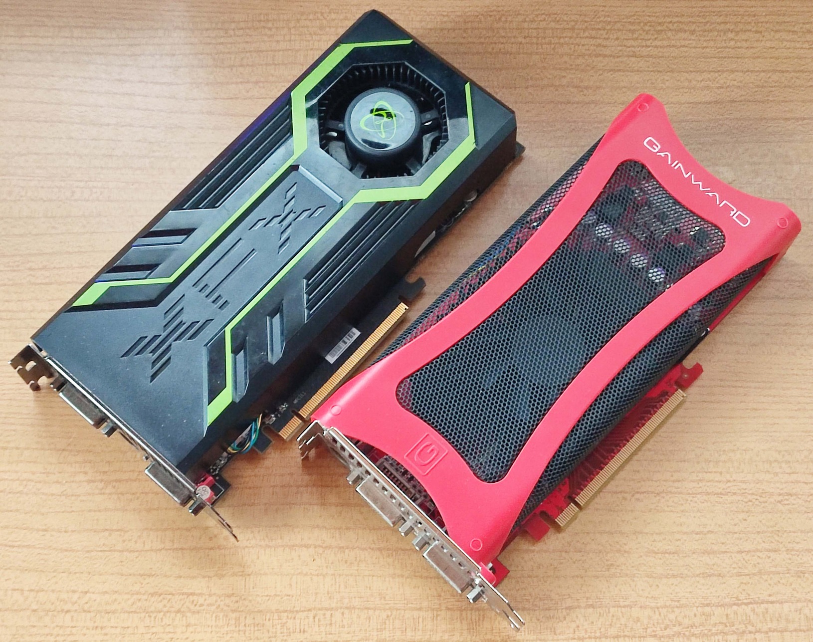 Red Team vs. Green Team (Gainward GeForce 9600GT, XFX Radeon HD4830 ...