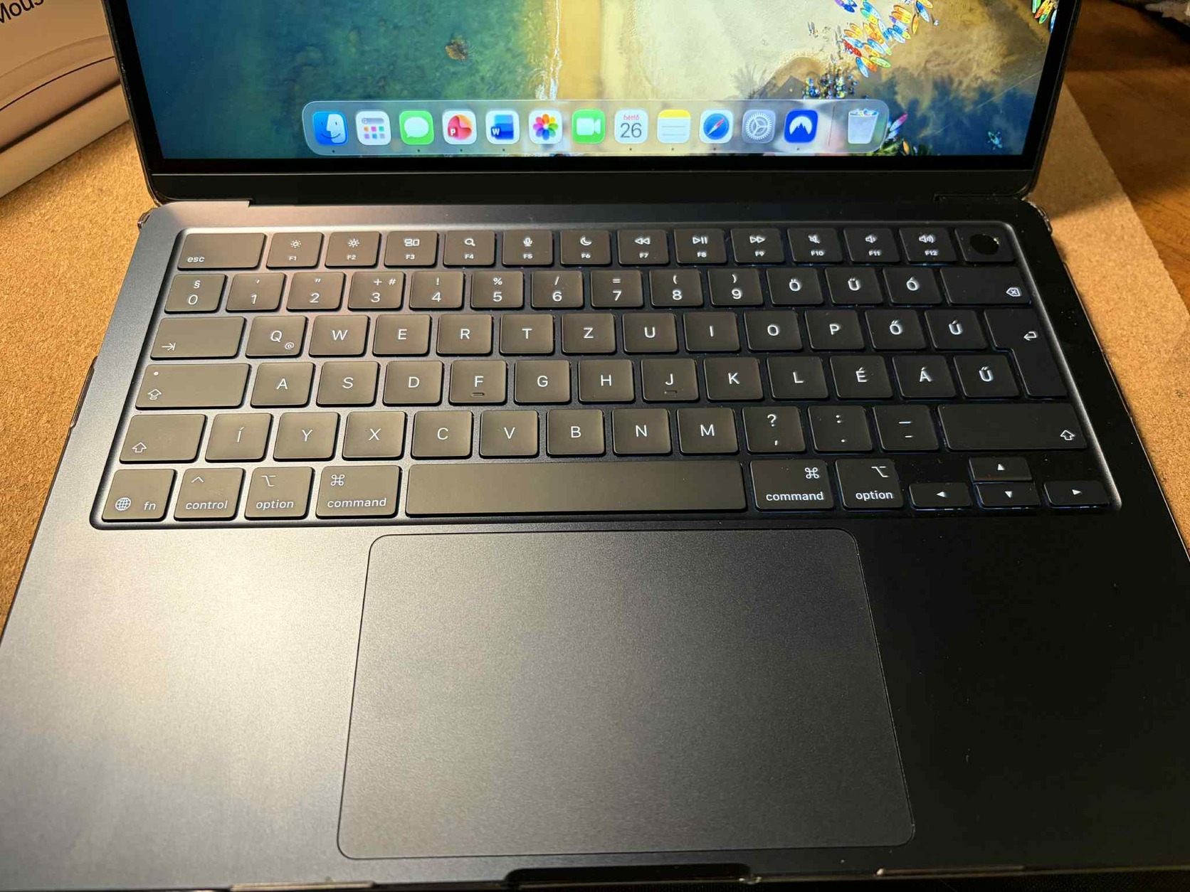 Apple MacBook Air 13" M4 10cCPU/8cGPU/16GB/256GB SSD - Éjfekete - 3 év ...