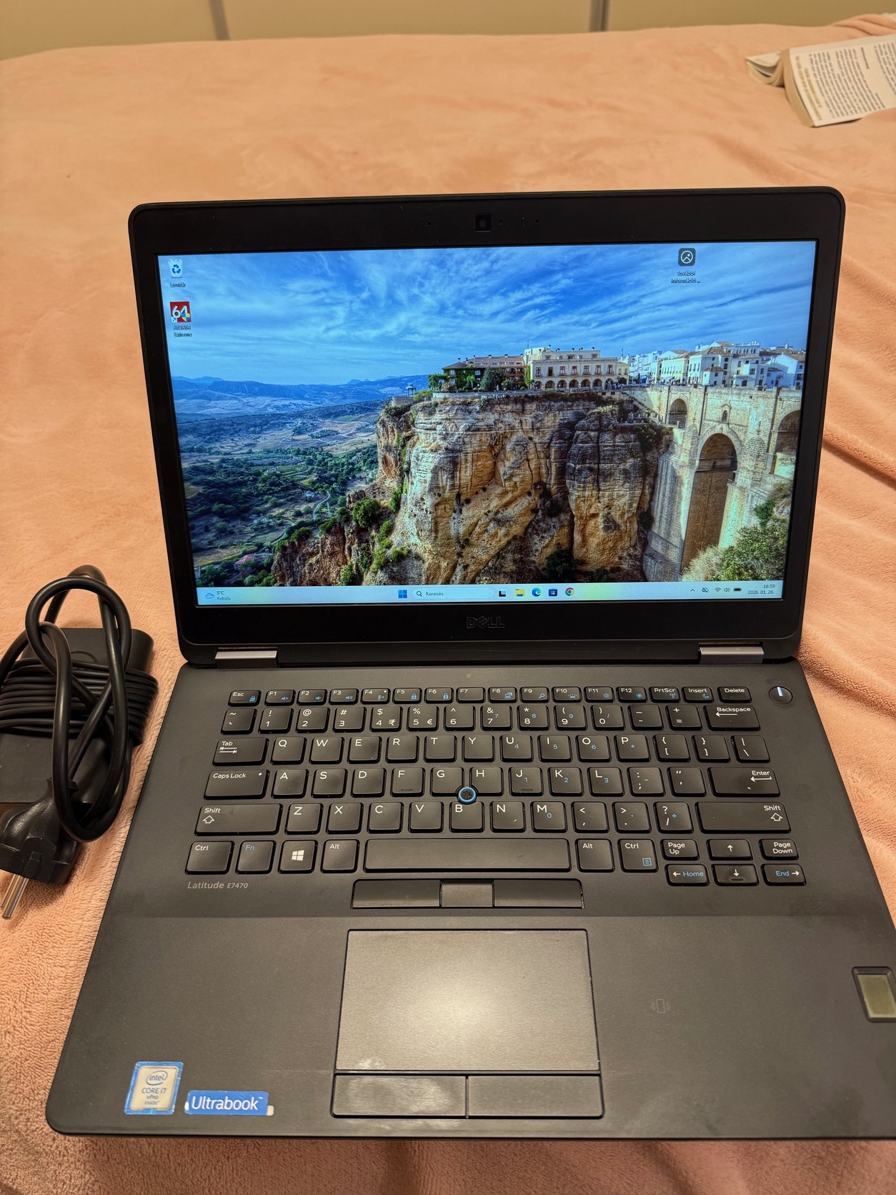 Dell Lattitude E7470, i7-6600u, 8GB DDR4, 512 m2 sata ssd, 94%-os akku ...