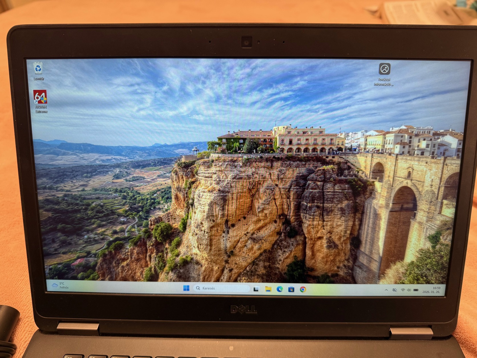 Dell Lattitude E7470, i7-6600u, 8GB DDR4, 512 m2 sata ssd, 94%-os akku ...