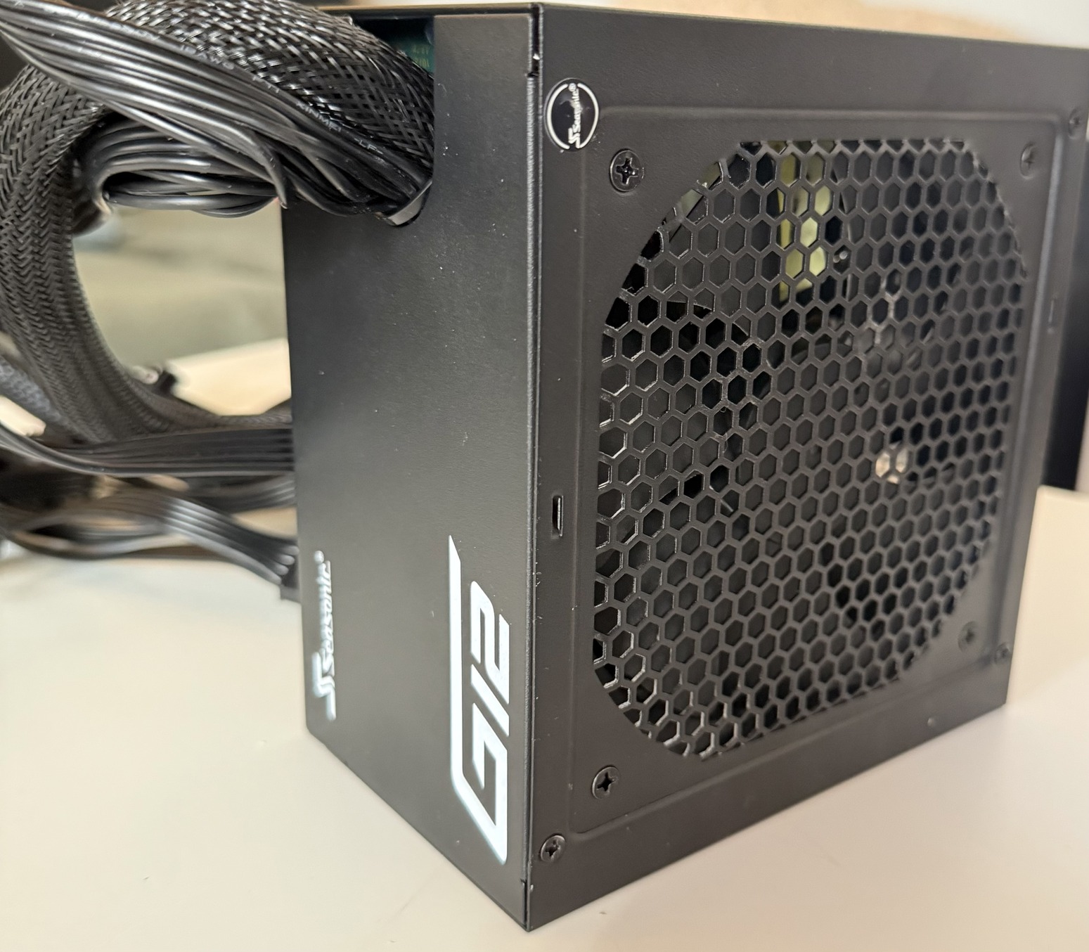 Seasonic 650w 80+ tápegység - HardverApró