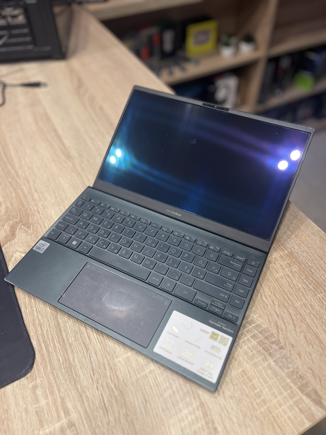 Asus Zenbook 13 UX325J OLED i7-1065G7 8GB 512G - HardverApró
