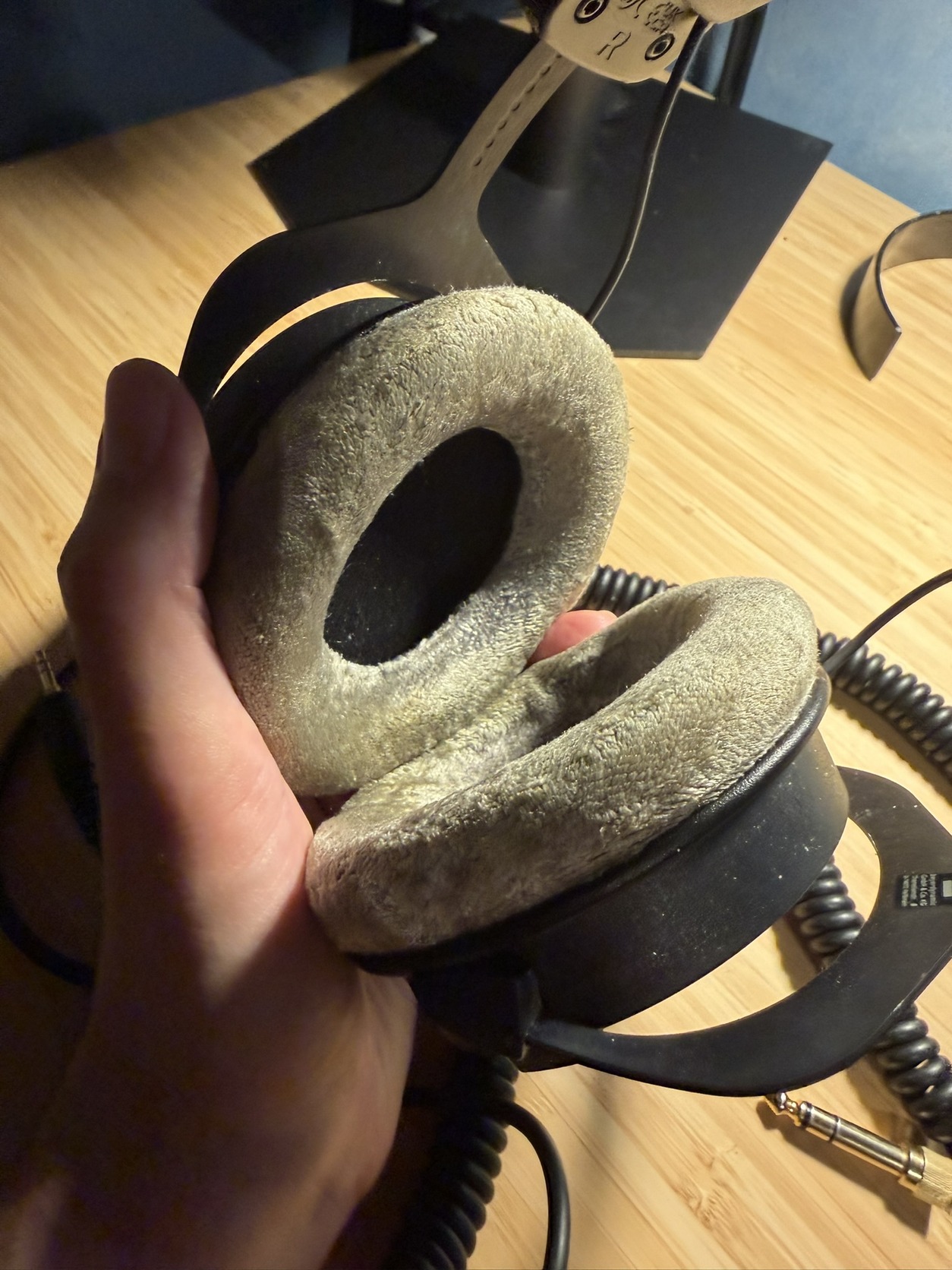 Eladó prémium minőségú fejhallgató - Beyerdynamic DT-990 Pro - HardverApró