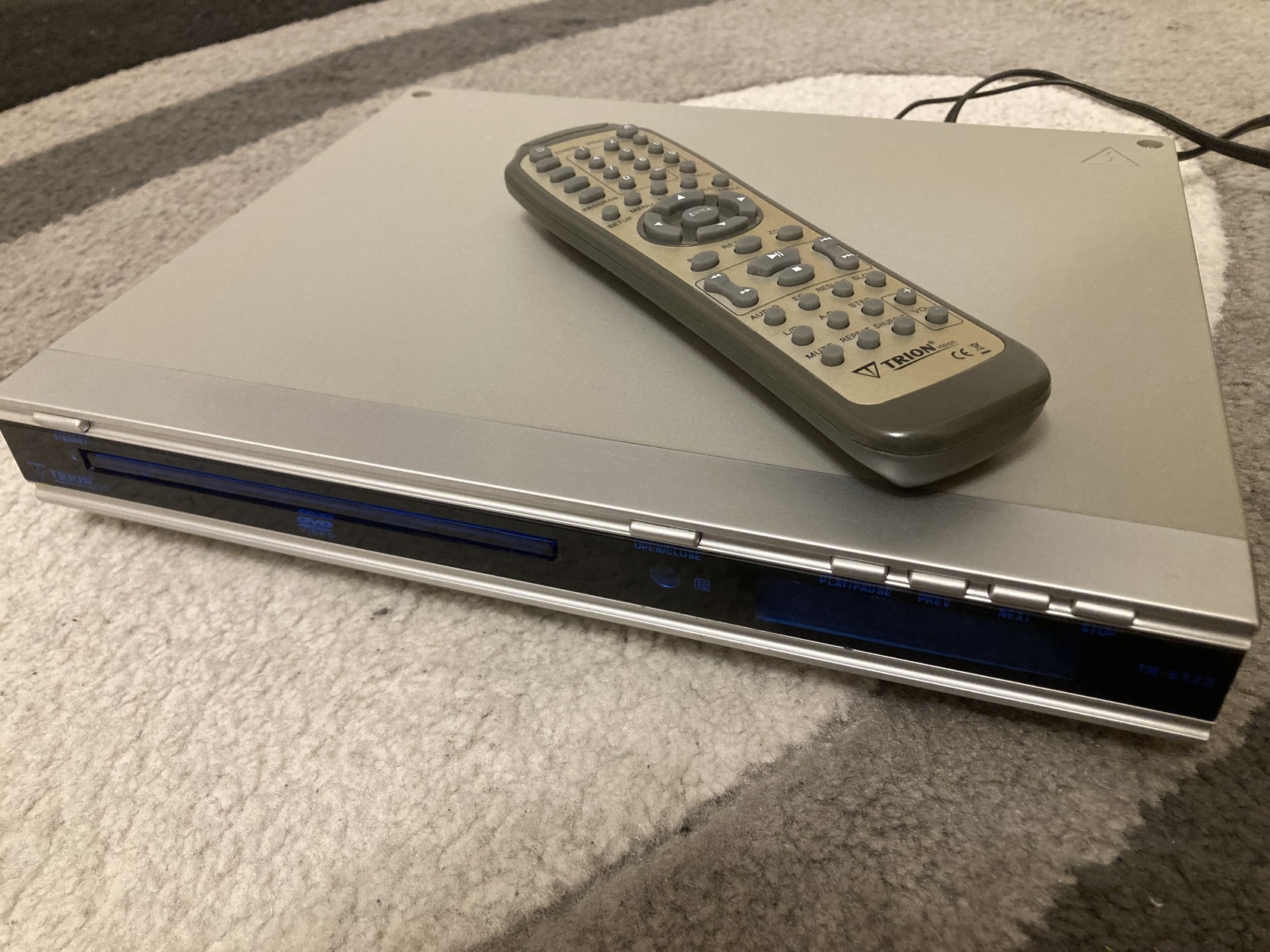Trion DVD lejátszó! + sok mese DVD - HardverApró