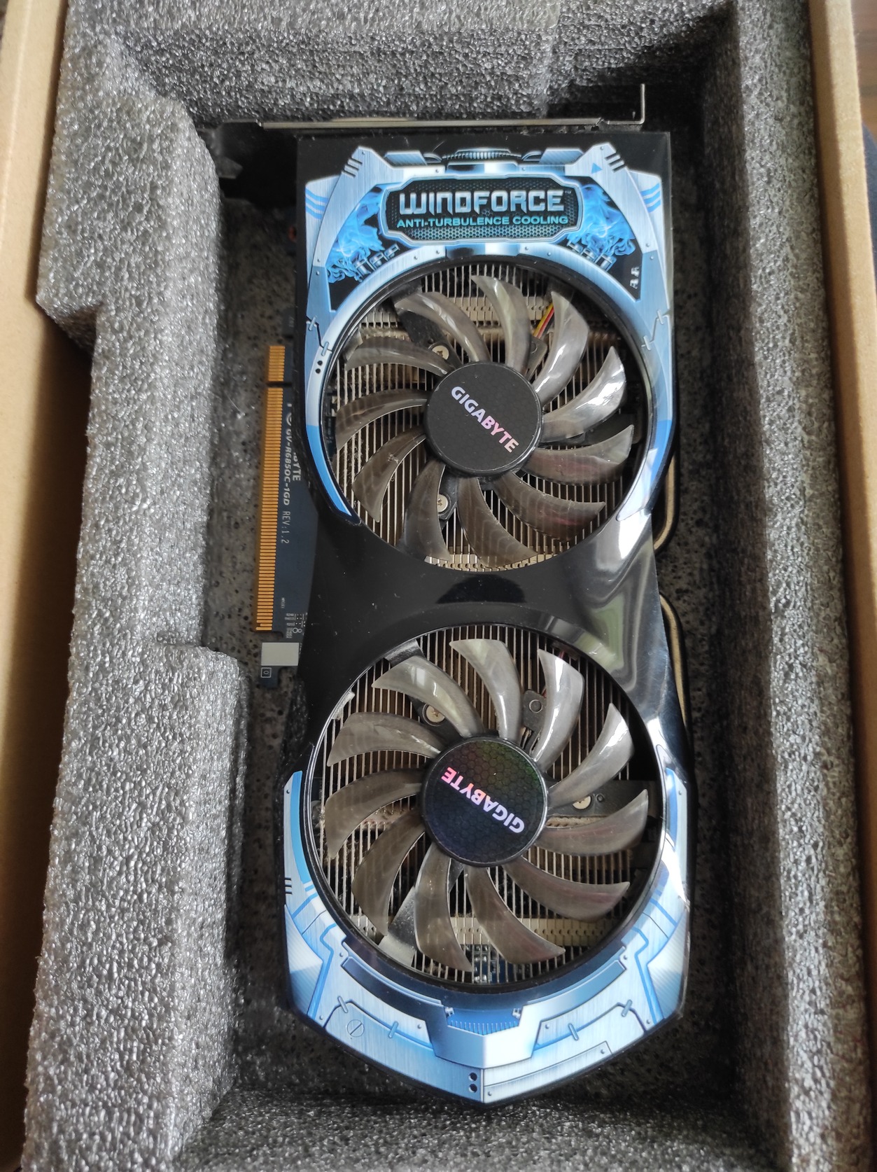 GIGABYTE Radeon HD6850 OC 1GB 256bit GDDR5 GV-R685OC-1GD Videokártya ...