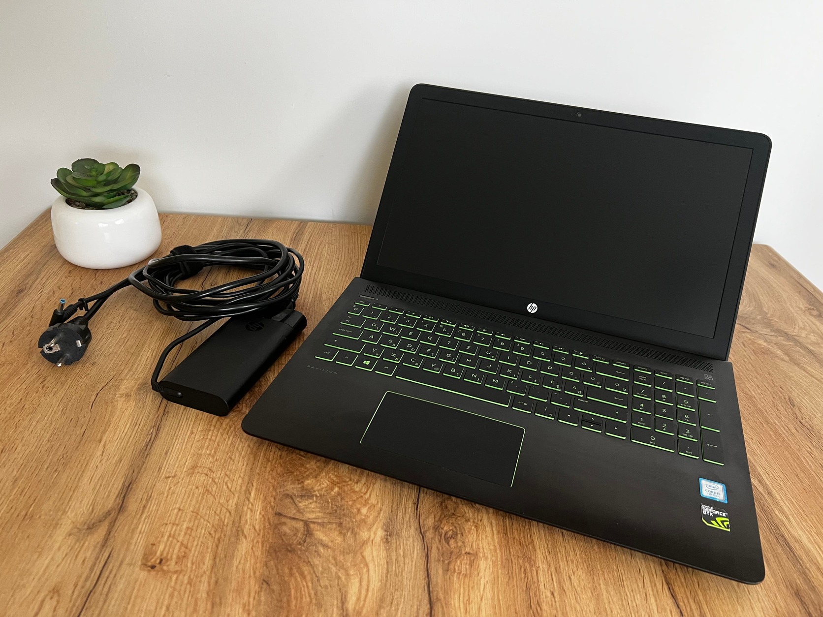 HP Pavilion Power Gamer Laptop i5 HQ, 16GB RAM, GTX 1050, 100% Akku ...