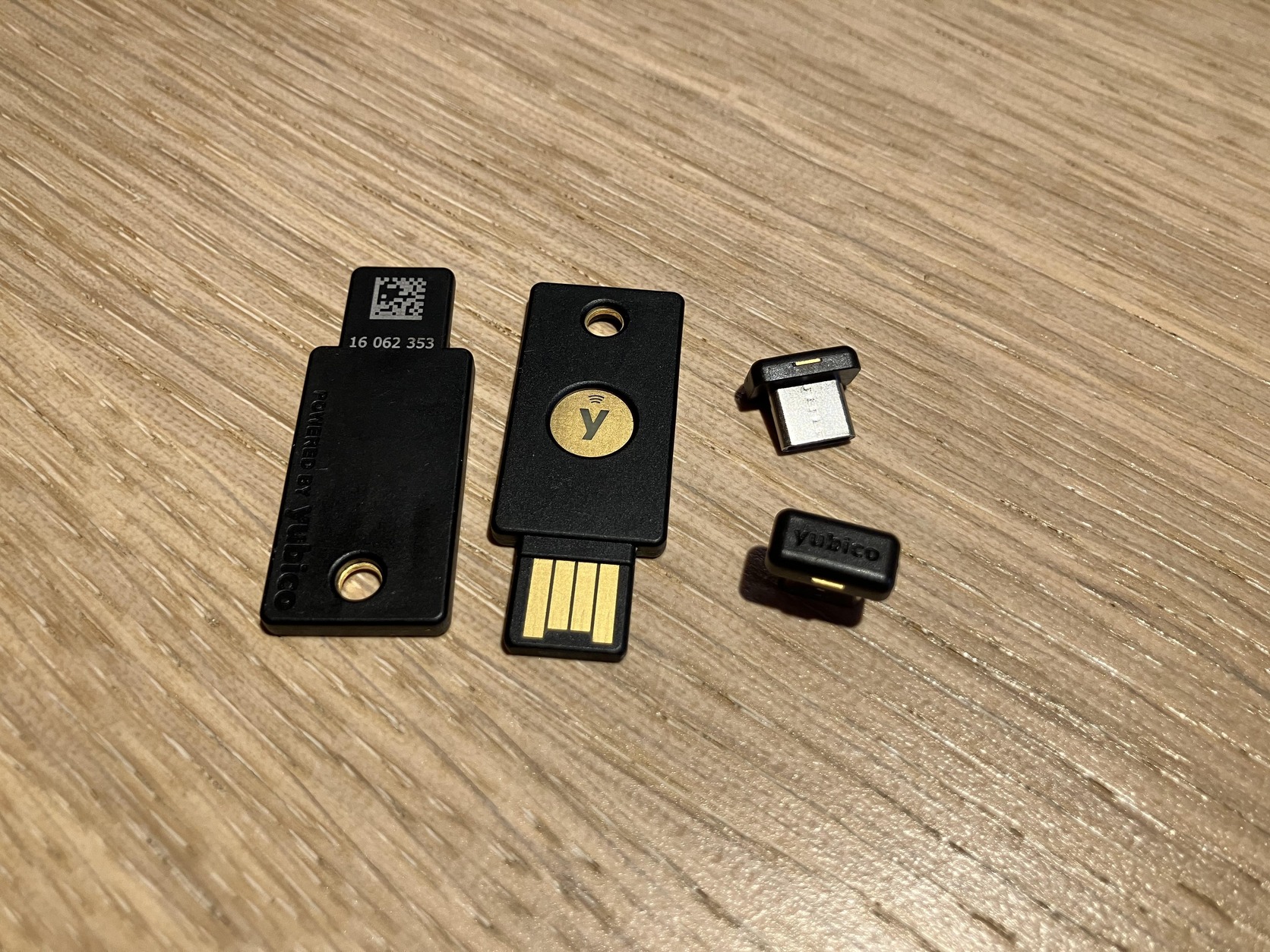 Yubico YubiKey 5C Nano, YubiKey 5 NFC - hitelesítő token, hardver 2FA ...