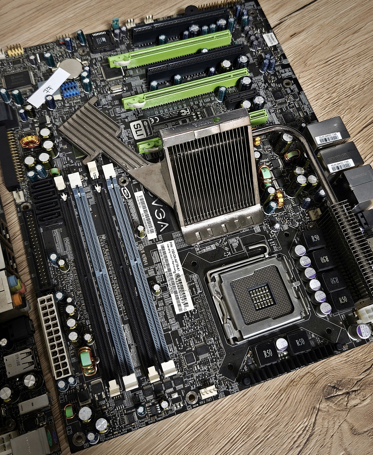 EVGA és XFX nForce 780i SLI alaplapok (2 db - hibásak?) - HardverApró