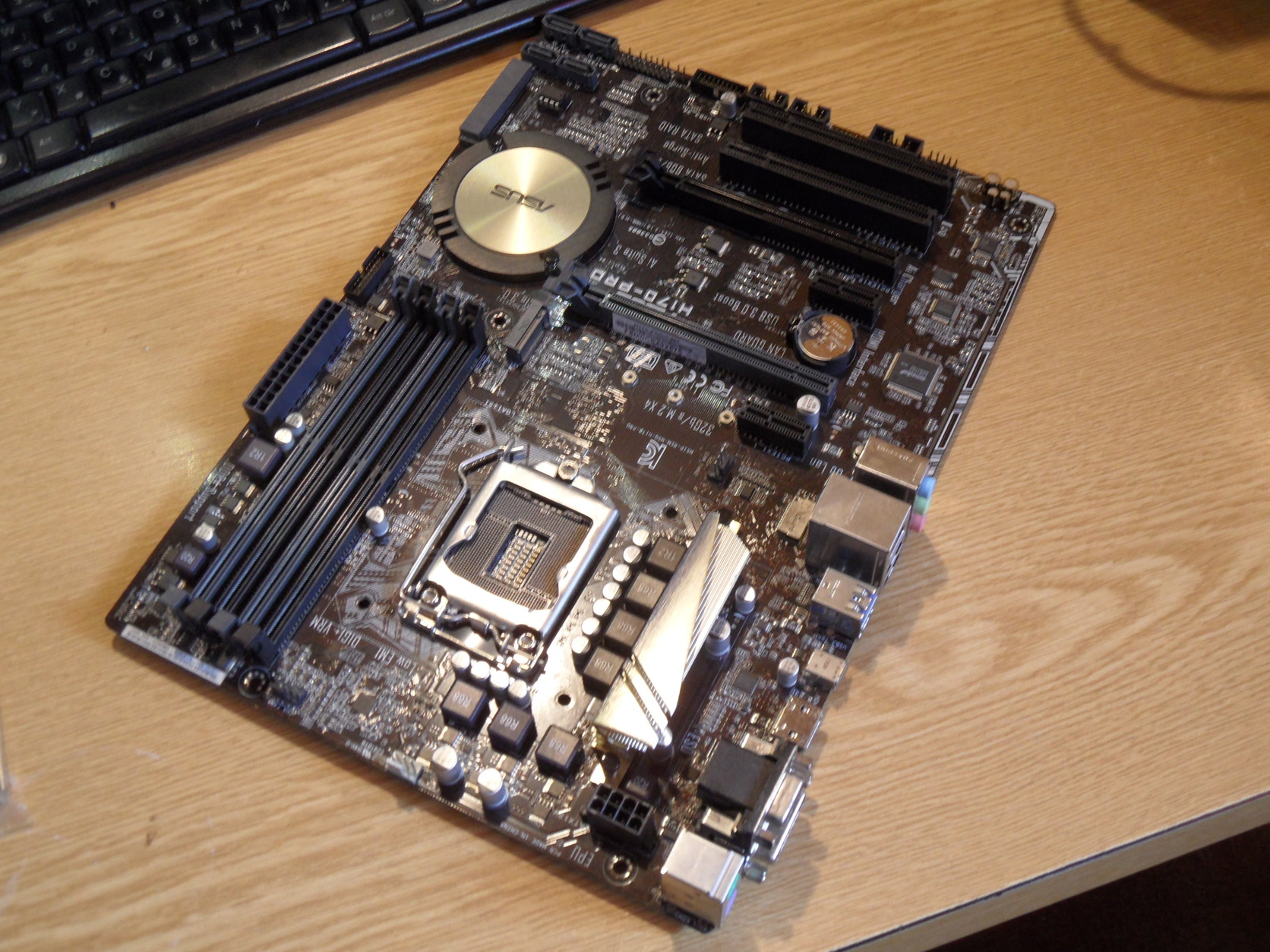 Asus H170 LGA 1151/ 4X DDR4/ Quad CrossFireX/ M.2 SSD/ USB-C - HardverApró