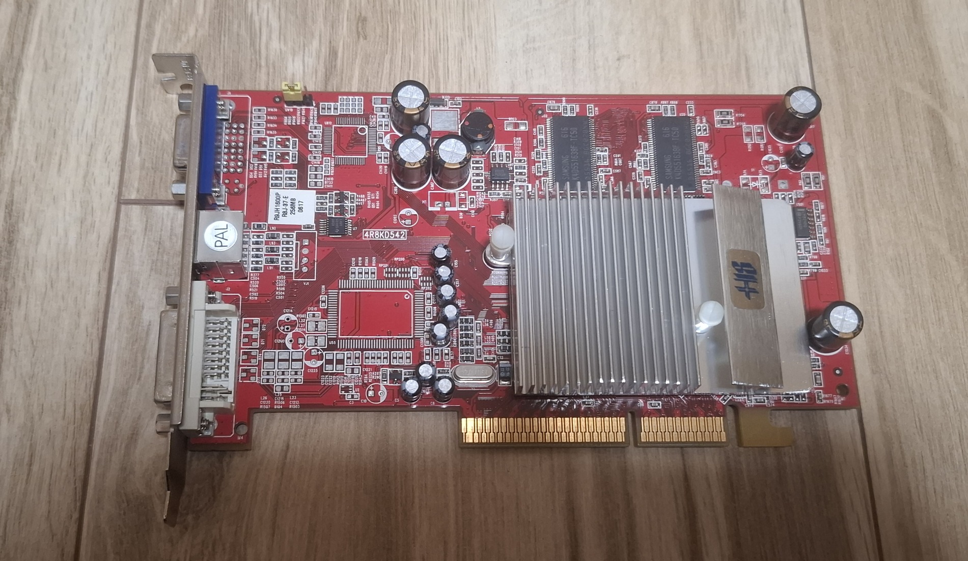HIS Radeon 9600 XT 256 MB 128 bit, AGP grafikus kártya -- ÁPRILIS 13 ...