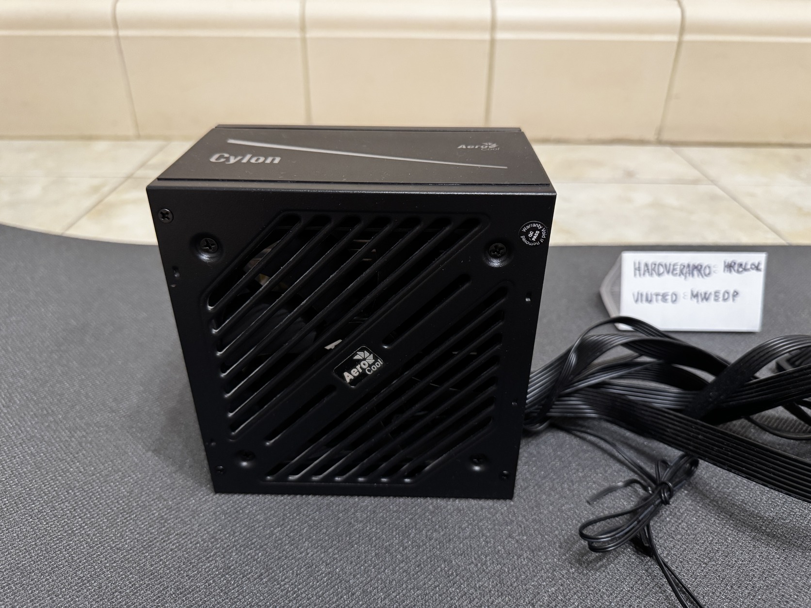AeroCool Cylon 700W 80 Plus RGB tápegység Megbízható, Erős táp ...