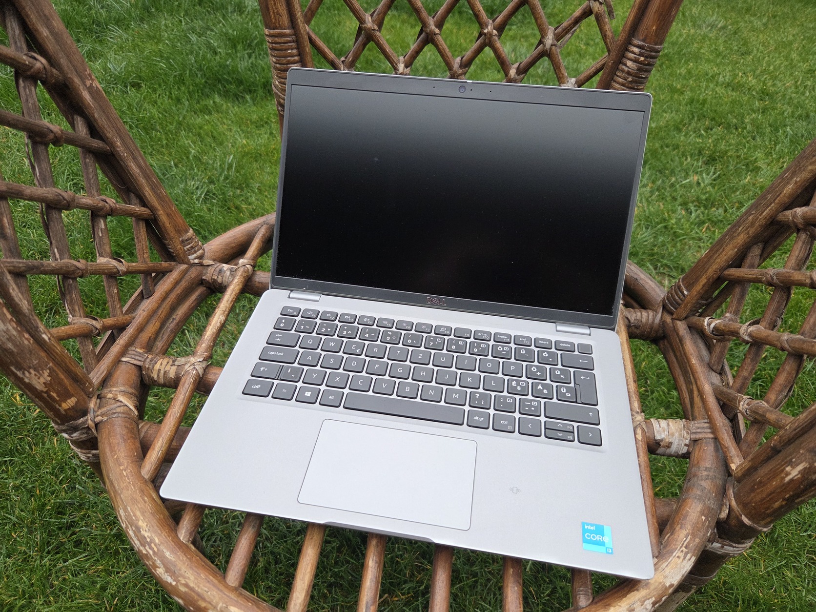 DELL Latitude 5420 laptop - Core i3-1125G4 / 8 GB RAM / 256 GB SSD ...