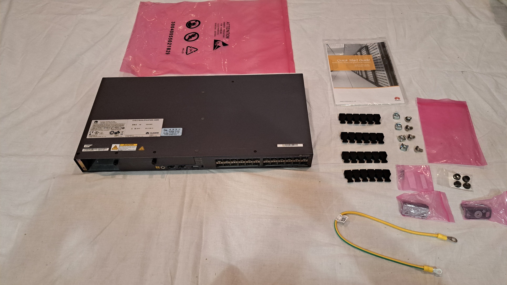 Huawei Quidway S5328C-HI-24S (Layer 3 Gigabit Switch) - HardverApró