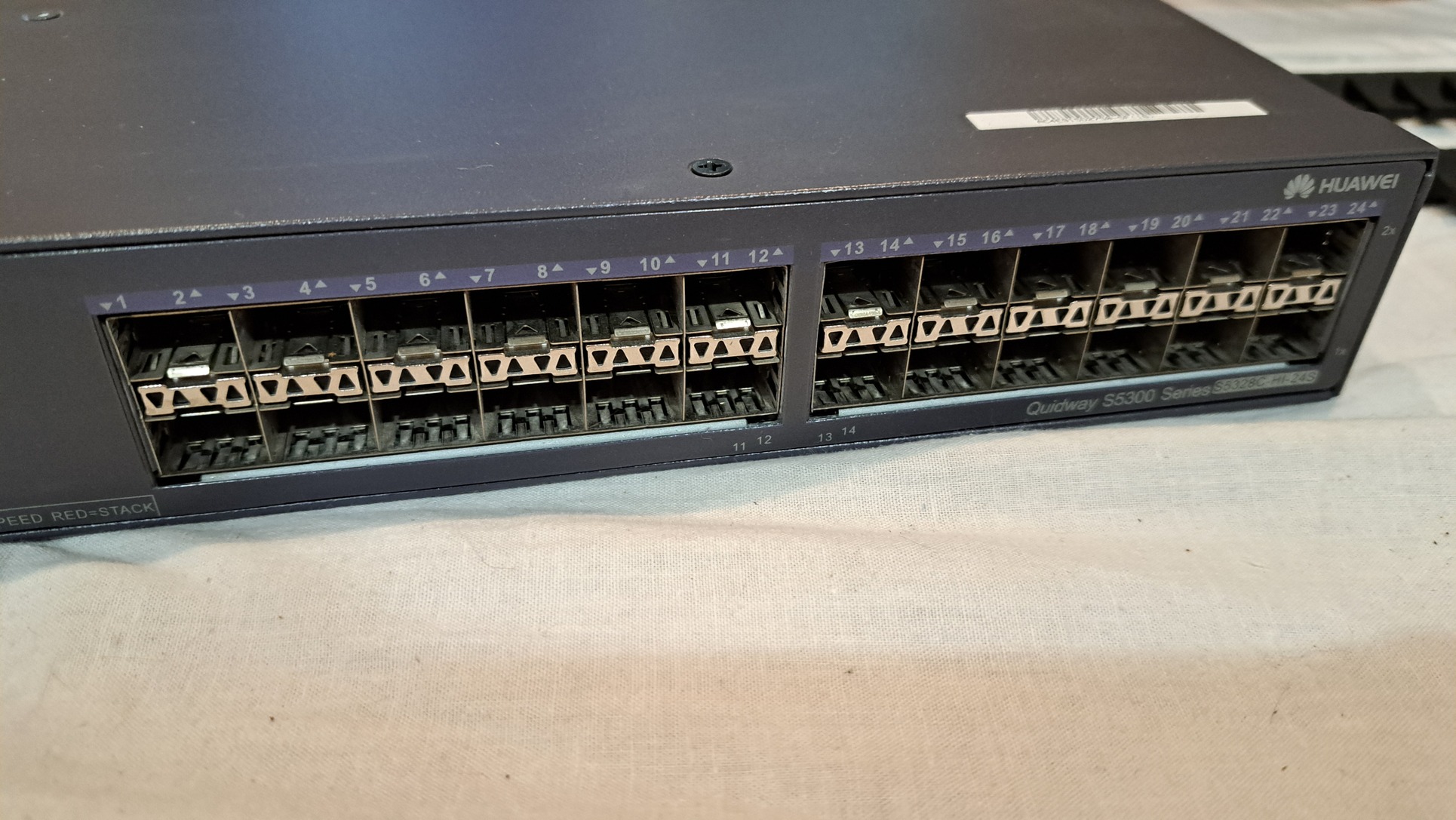 Huawei Quidway S5328C-HI-24S (Layer 3 Gigabit Switch) - HardverApró