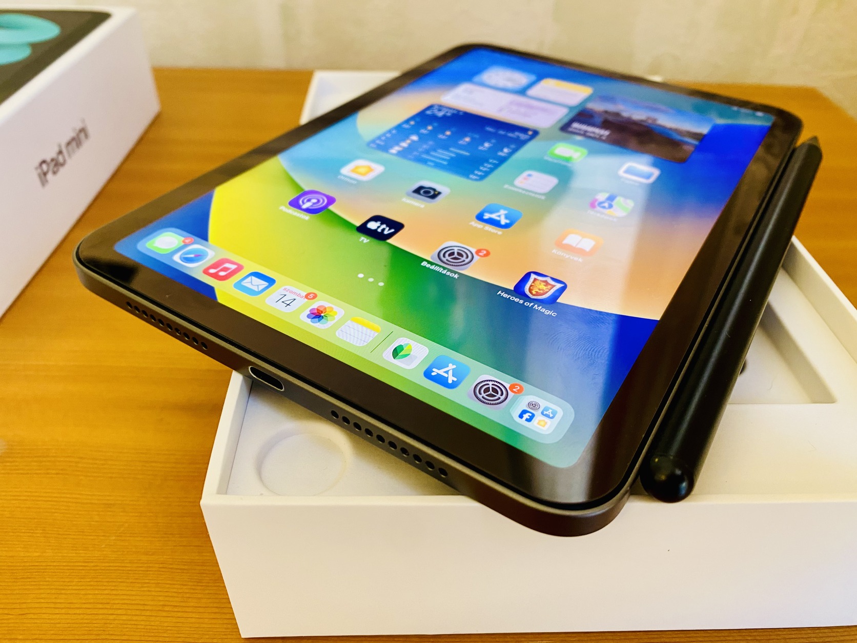 Apple ipad Mini 7, Space Gray, 128Gb, Wifi, új állapotú, garanciális ...