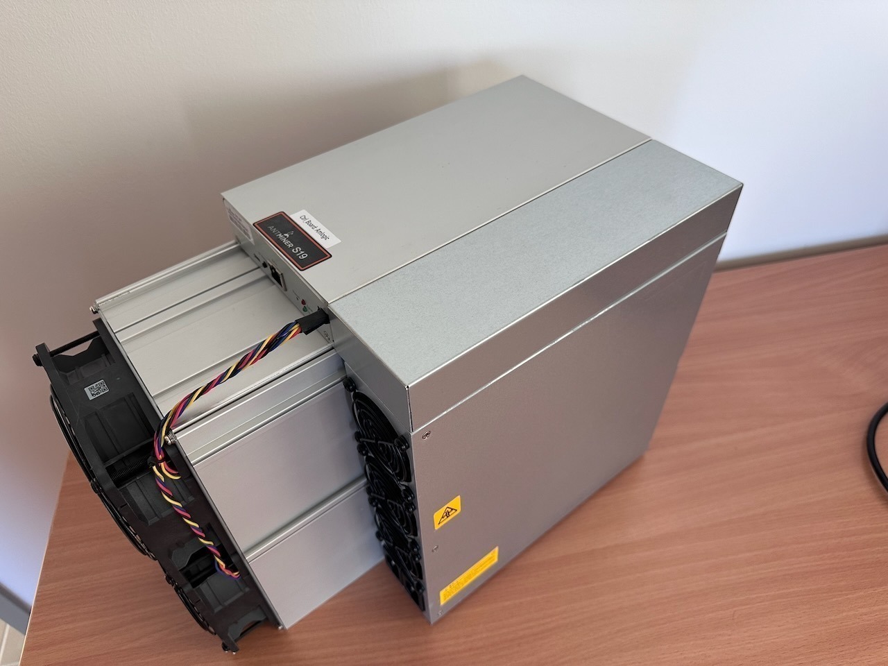 Bitmain Antminer S19 90 Th - ELADÓ - több darab - HardverApró