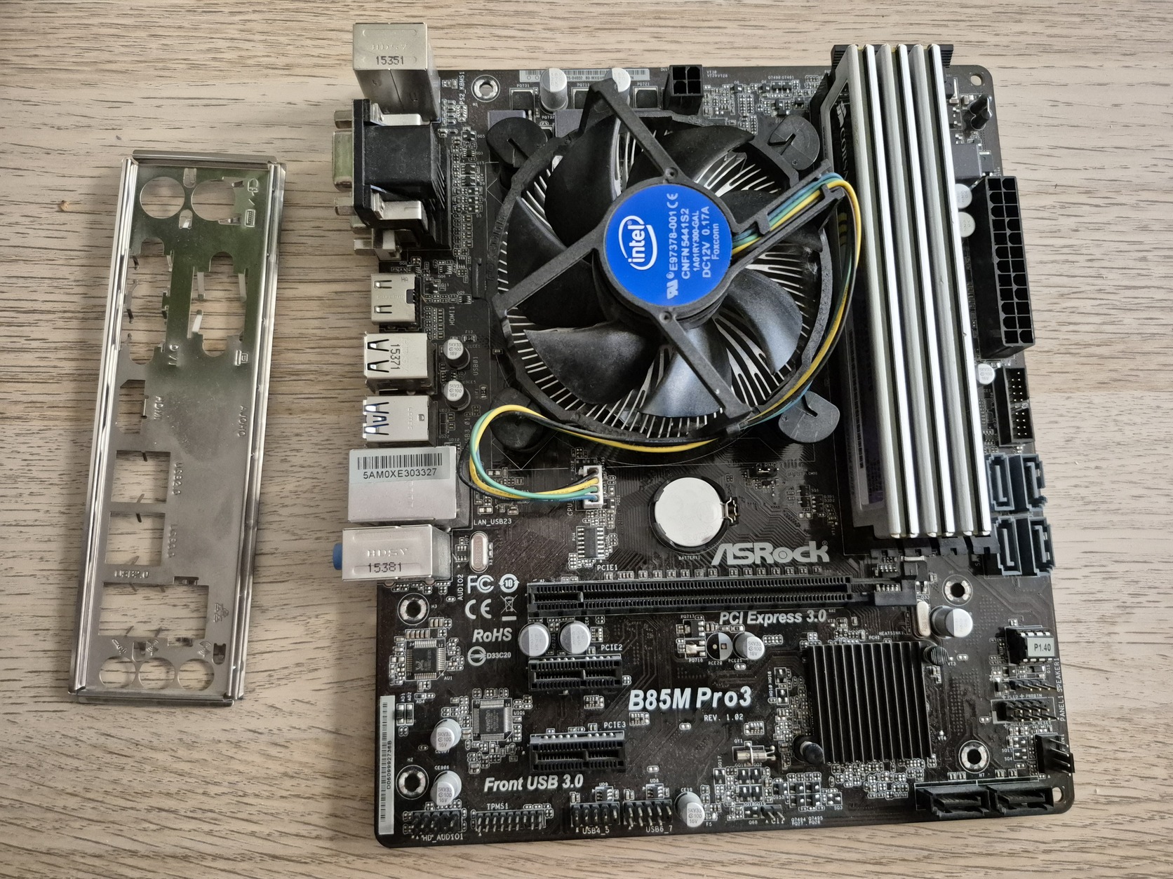 Félkonfig: Asrock B85M PRO3 + i5-4460 + 6GB DDR3 1333Mhz + gyári hűtő ...