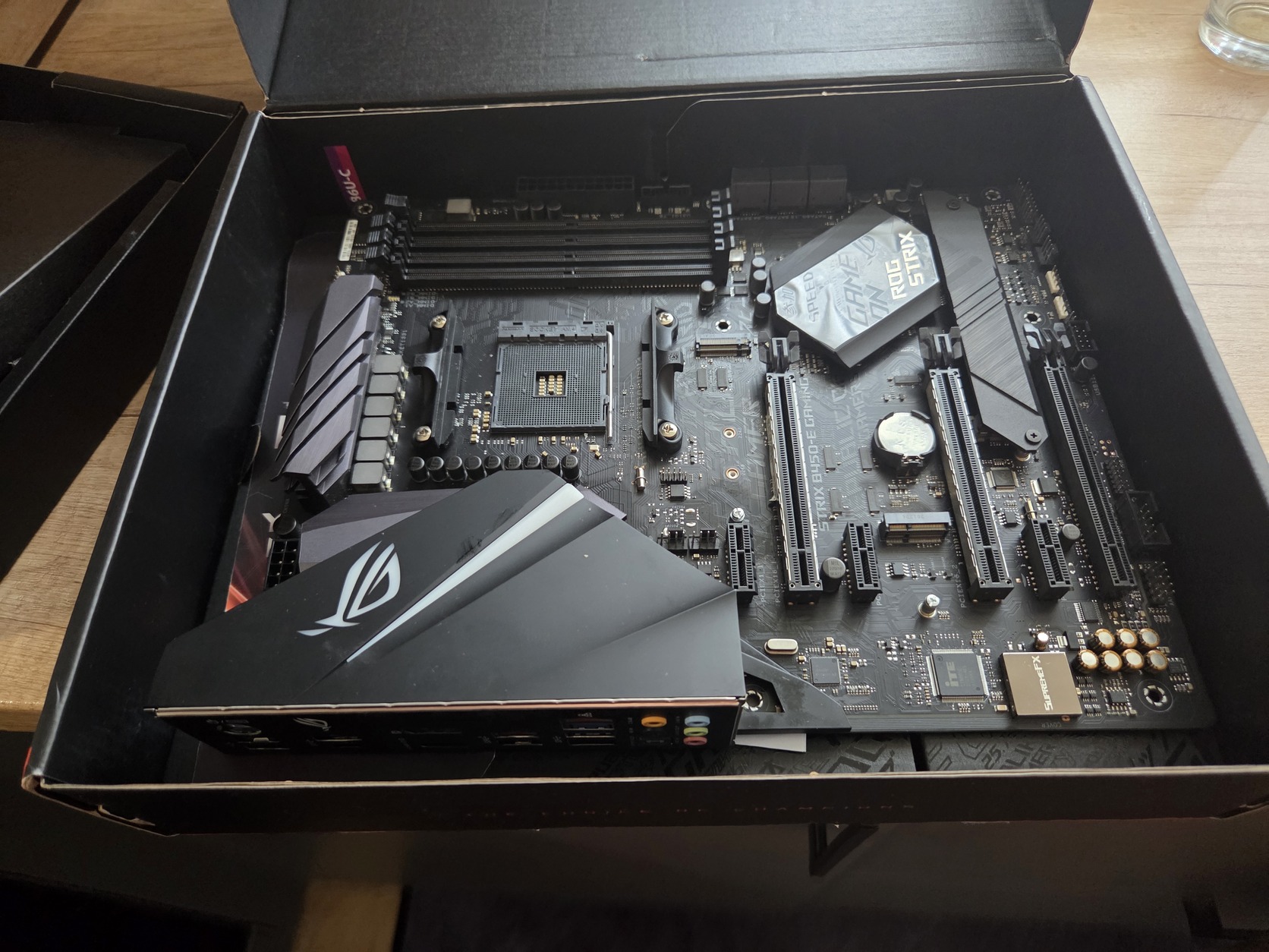 Asus Rog Strix b450-E - HardverApró