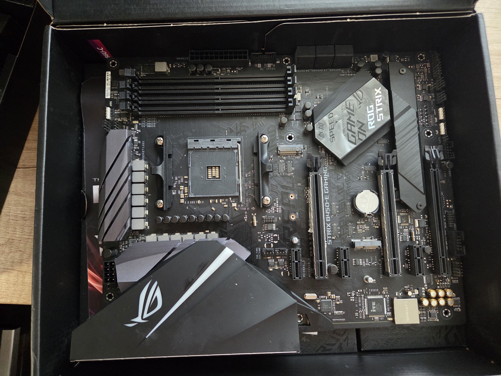 Asus Rog Strix b450-E - HardverApró