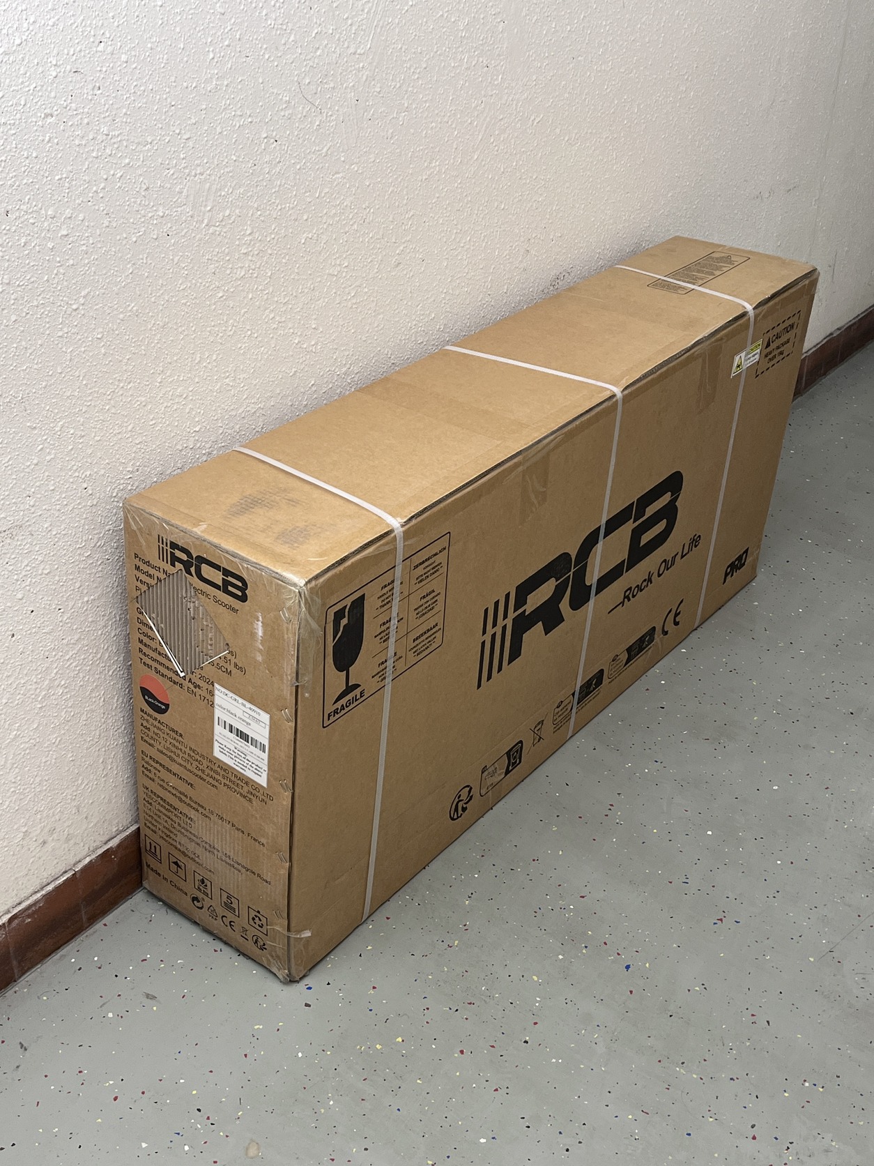ÚJ RCB R10S ELEKTROMOS ROLLER kb 50% áron, dobozban, 3 hó gar ...