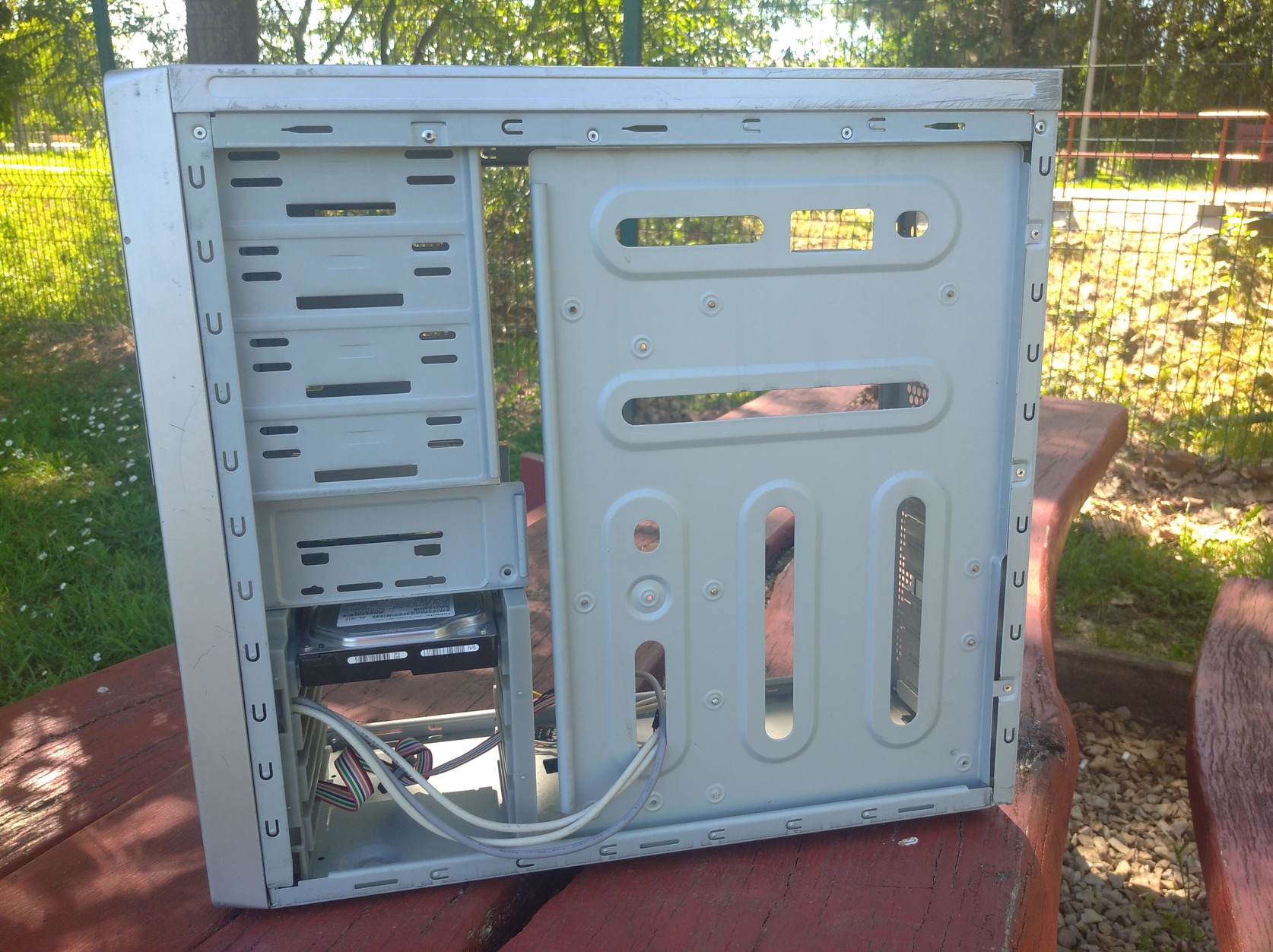 Retro szürke ATX Ház, HDD Rack-el - HardverApró